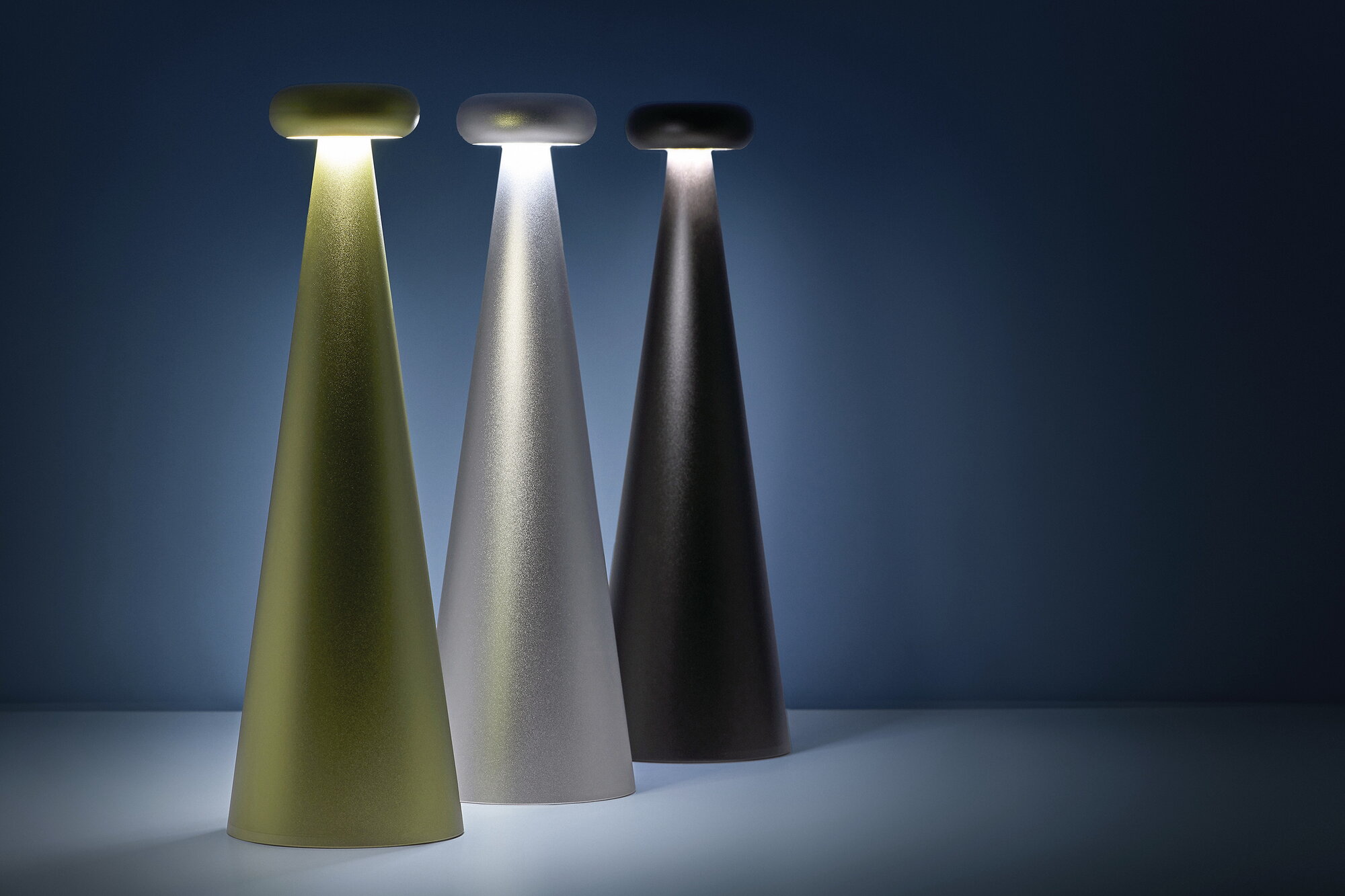 Alessi Bedin ladattava pöytävalaisin, harmaa | Finnish Design Shop