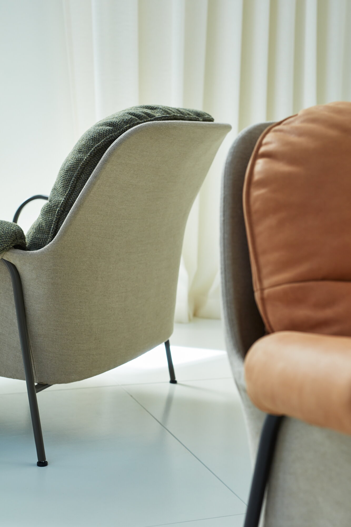 Fogia Lyra armchair, black steel - cognac leather | Finnish Design Shop UK