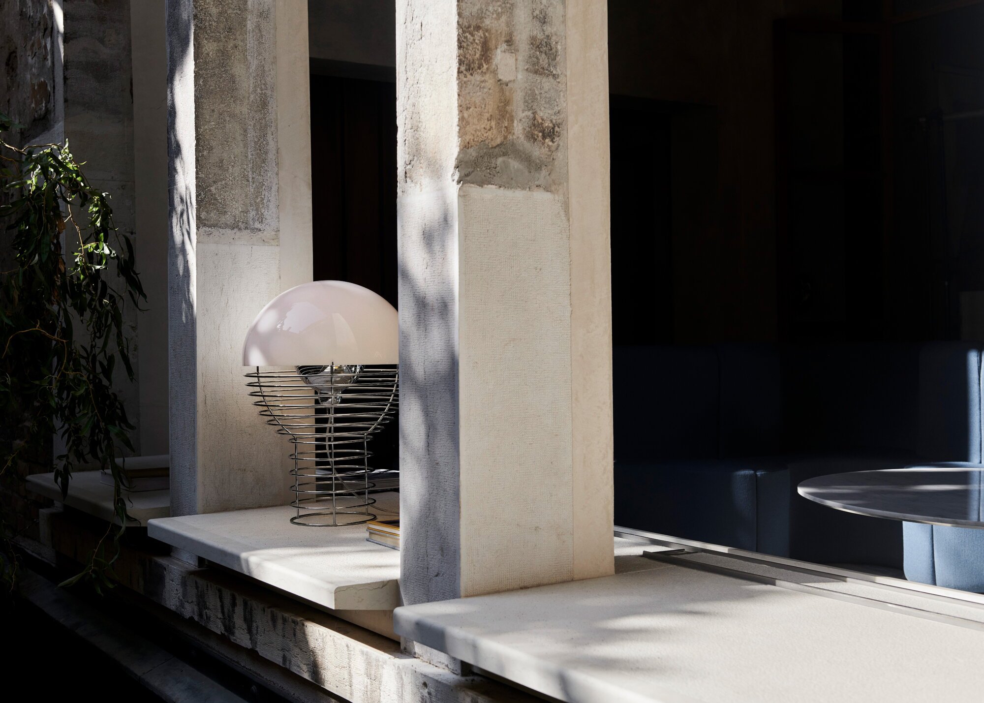 Verpan Wire table lamp, 40 cm, chrome - white | Finnish Design Shop NL