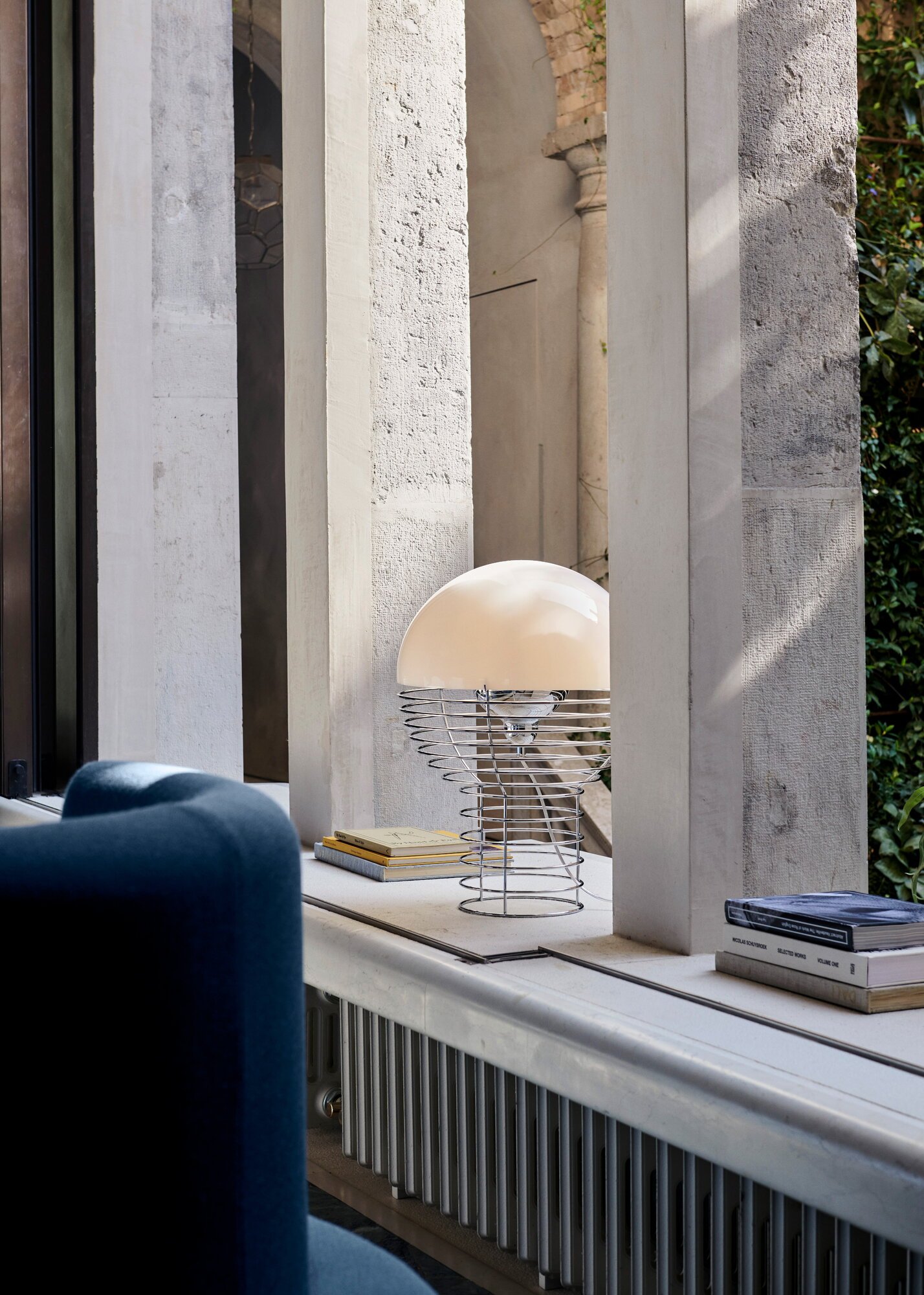 Verpan Wire table lamp, 40 cm, chrome - white | Finnish Design Shop NL