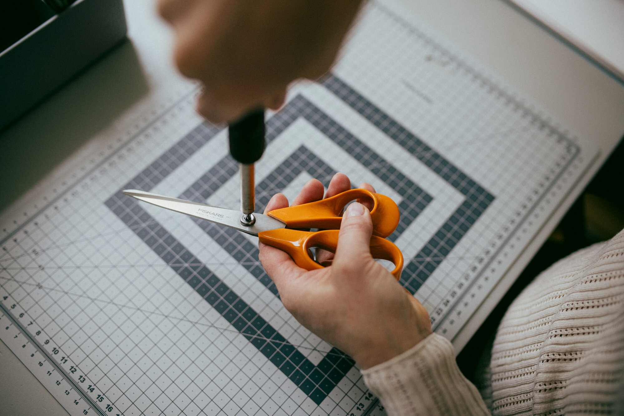 Fiskars Classic universal scissors, 21 cm, fixing | Finnish Design Shop