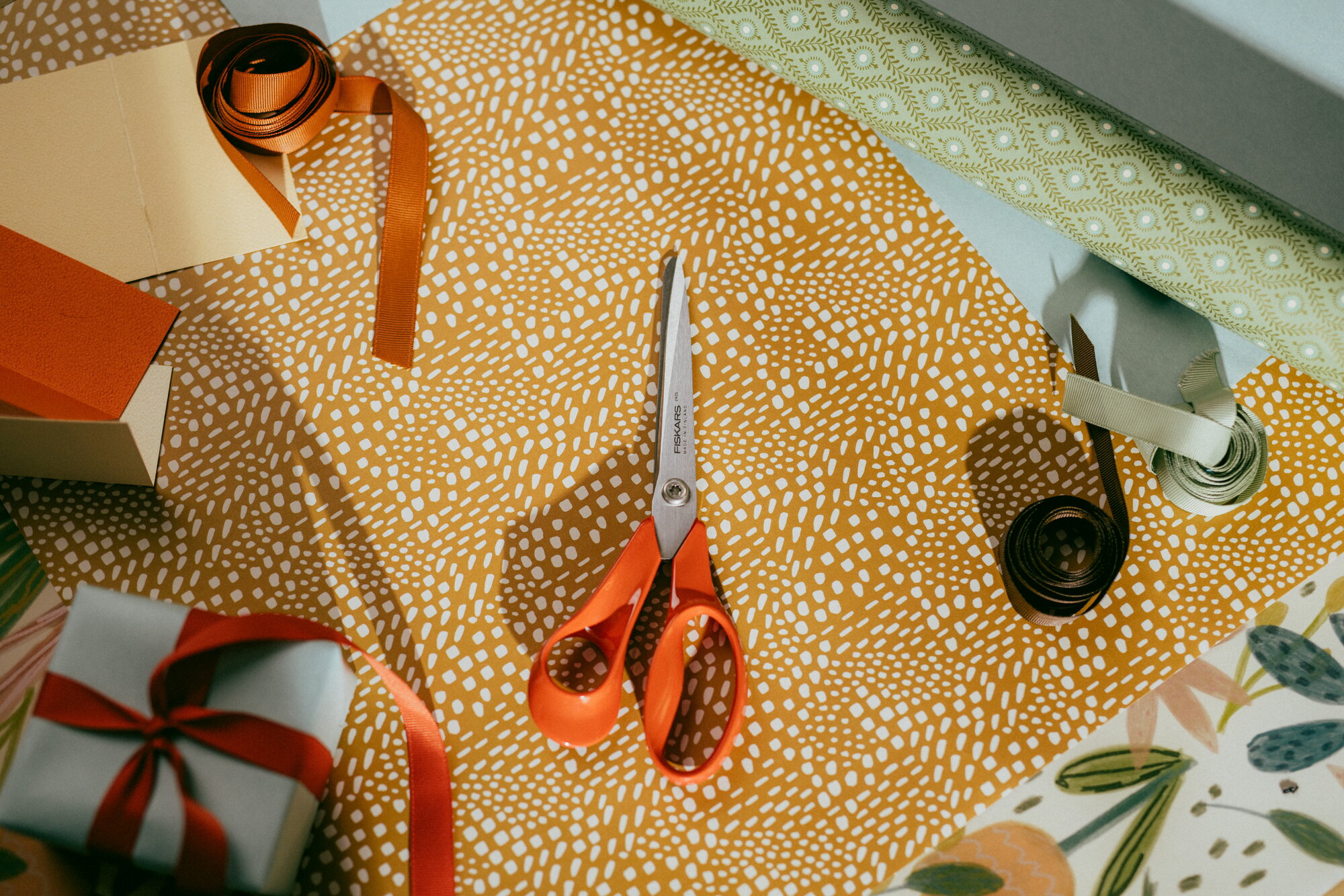 Fiskars Classic universal scissors, 21 cm, left hand, creative ...