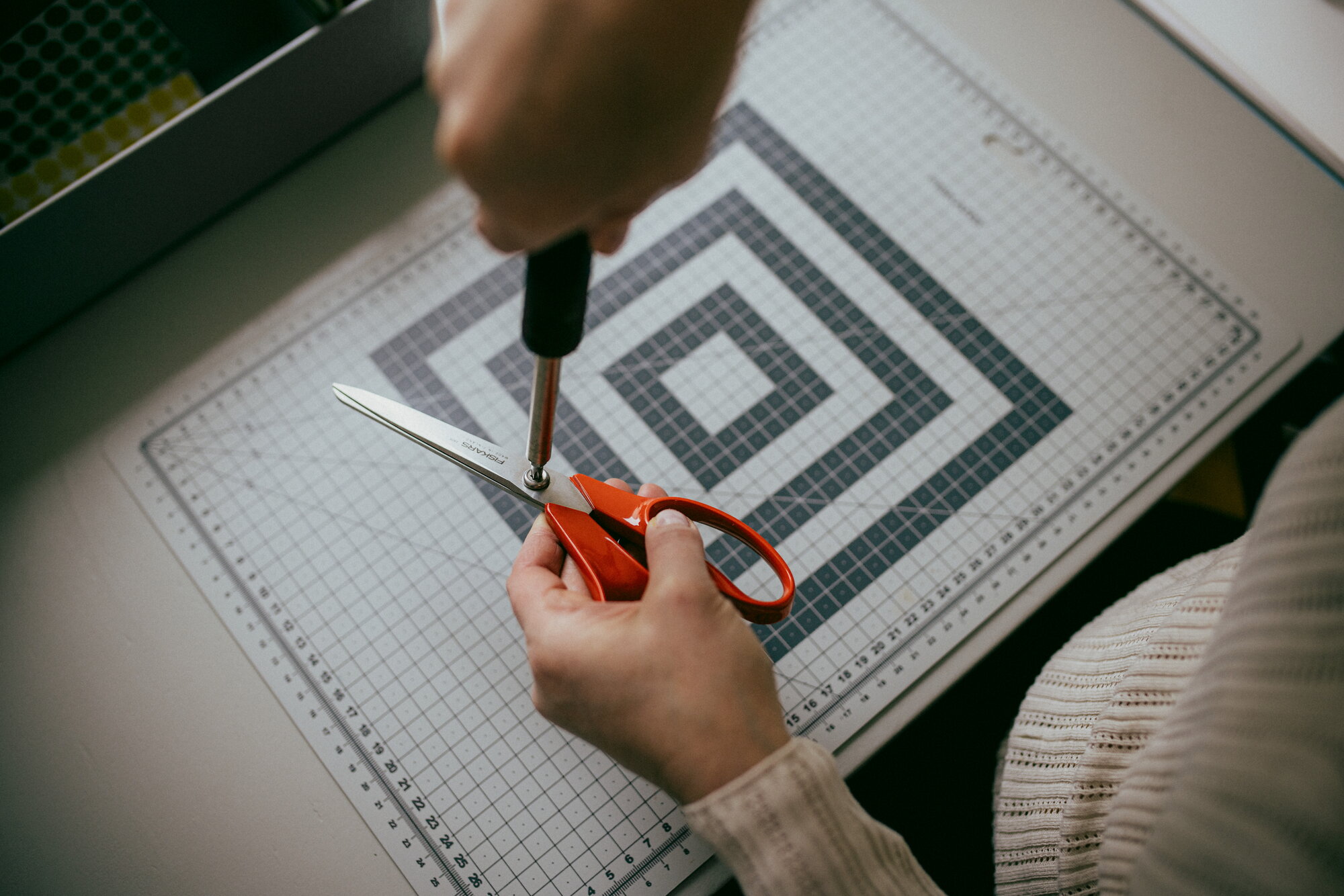 Fiskars Classic Universal scissors, 21 cm, left hand, fixing | Finnish ...