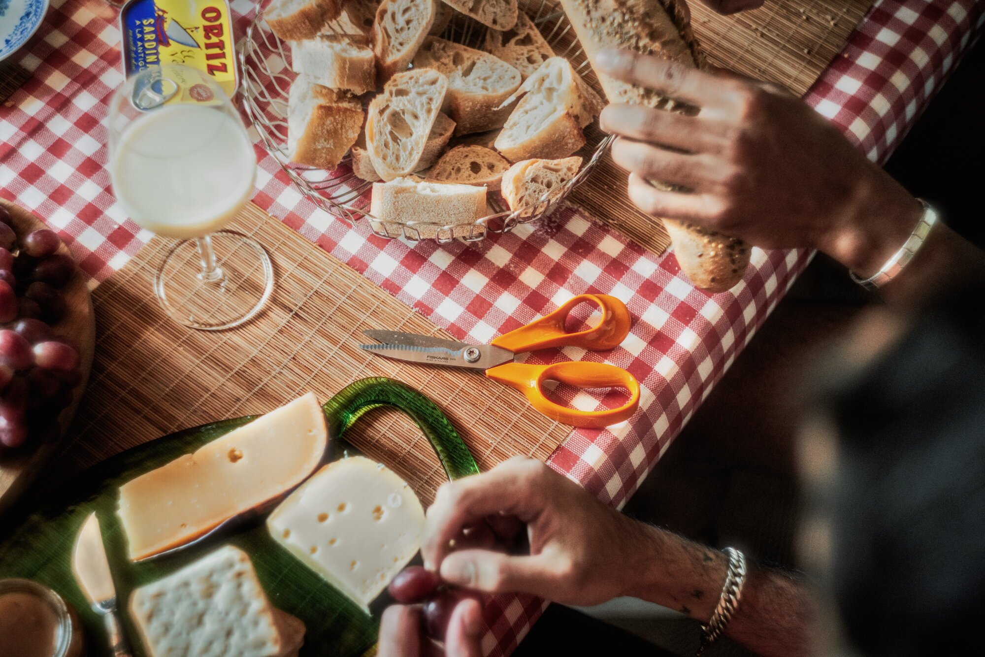 Fiskars Classic kitchen scissors, 18 cm | Finnish Design Shop