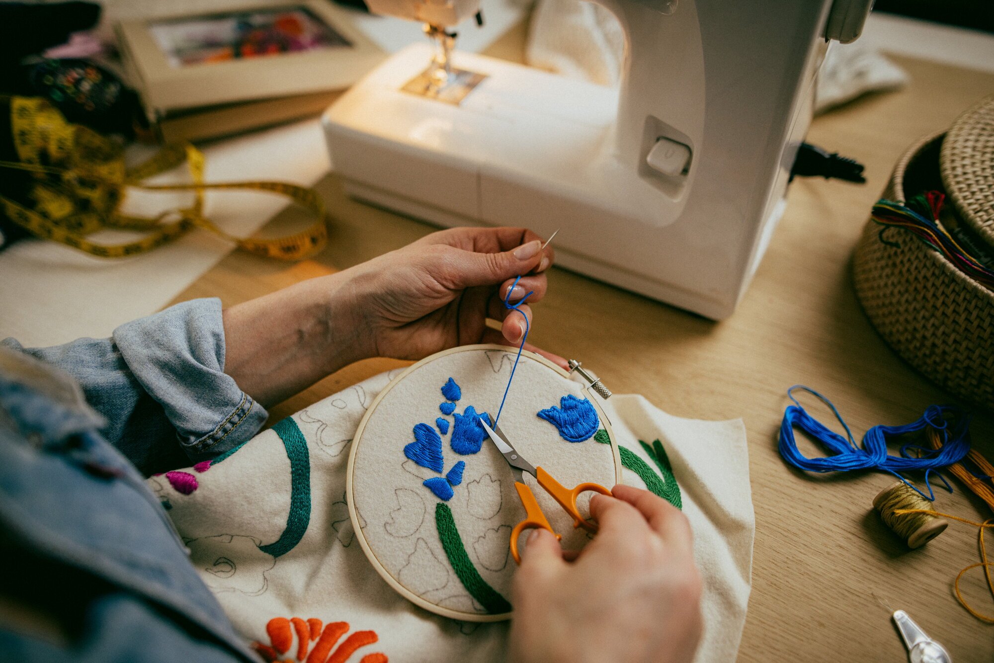 Fiskars Classic embroidery scissors, curved, 10 cm | Finnish Design Shop