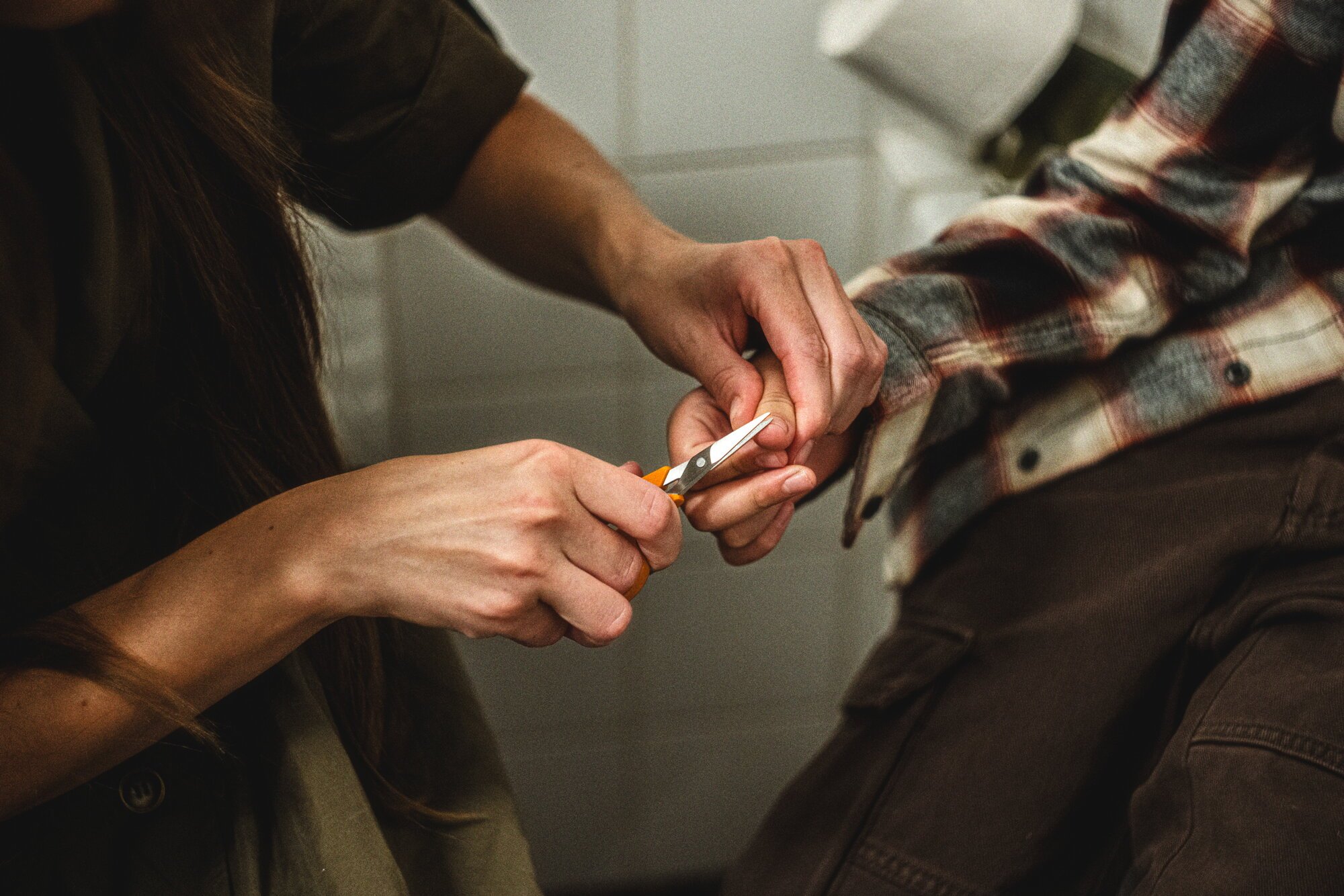 Fiskars Classic round-tip manicure scissors, 10 cm | Finnish Design Shop UK