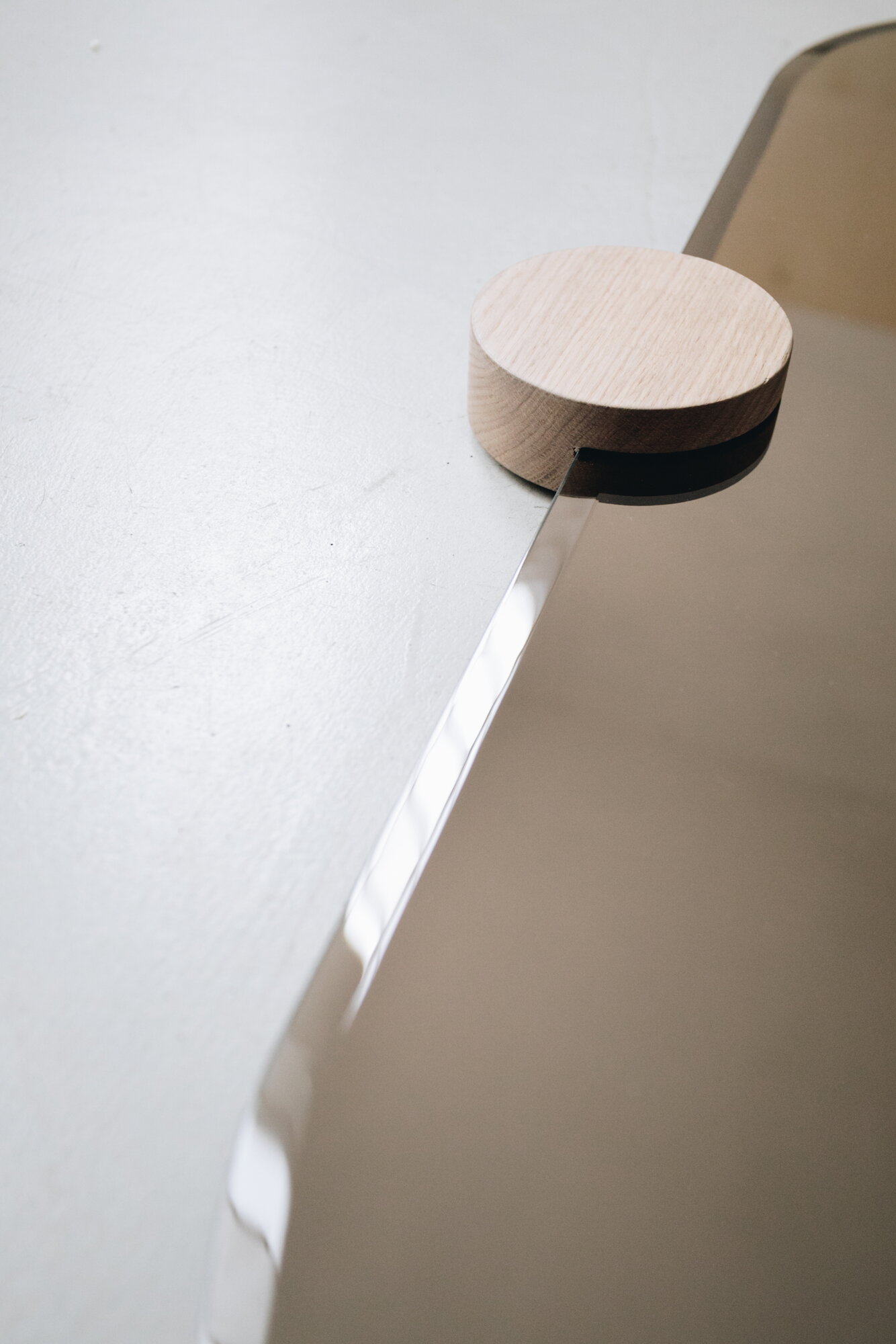 Hartô Sonia wall mirror, smoked glass - oak | Finnish Design Shop NL