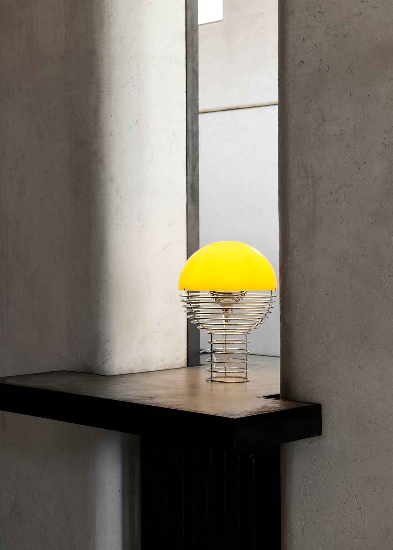 Verpan Wire table lamp, 30 cm, chrome - yellow | Finnish Design Shop