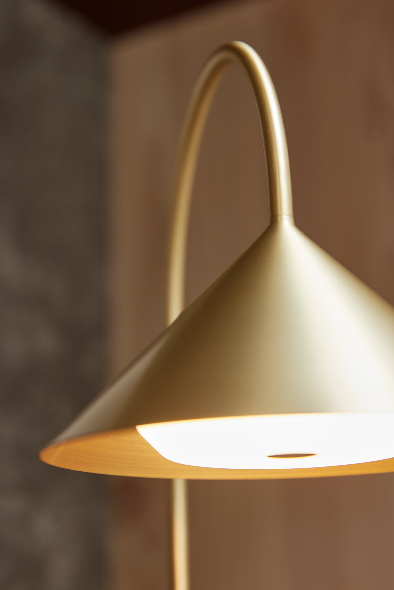 Frandsen Grasp portable table lamp, 72 cm, brass | Finnish Design Shop