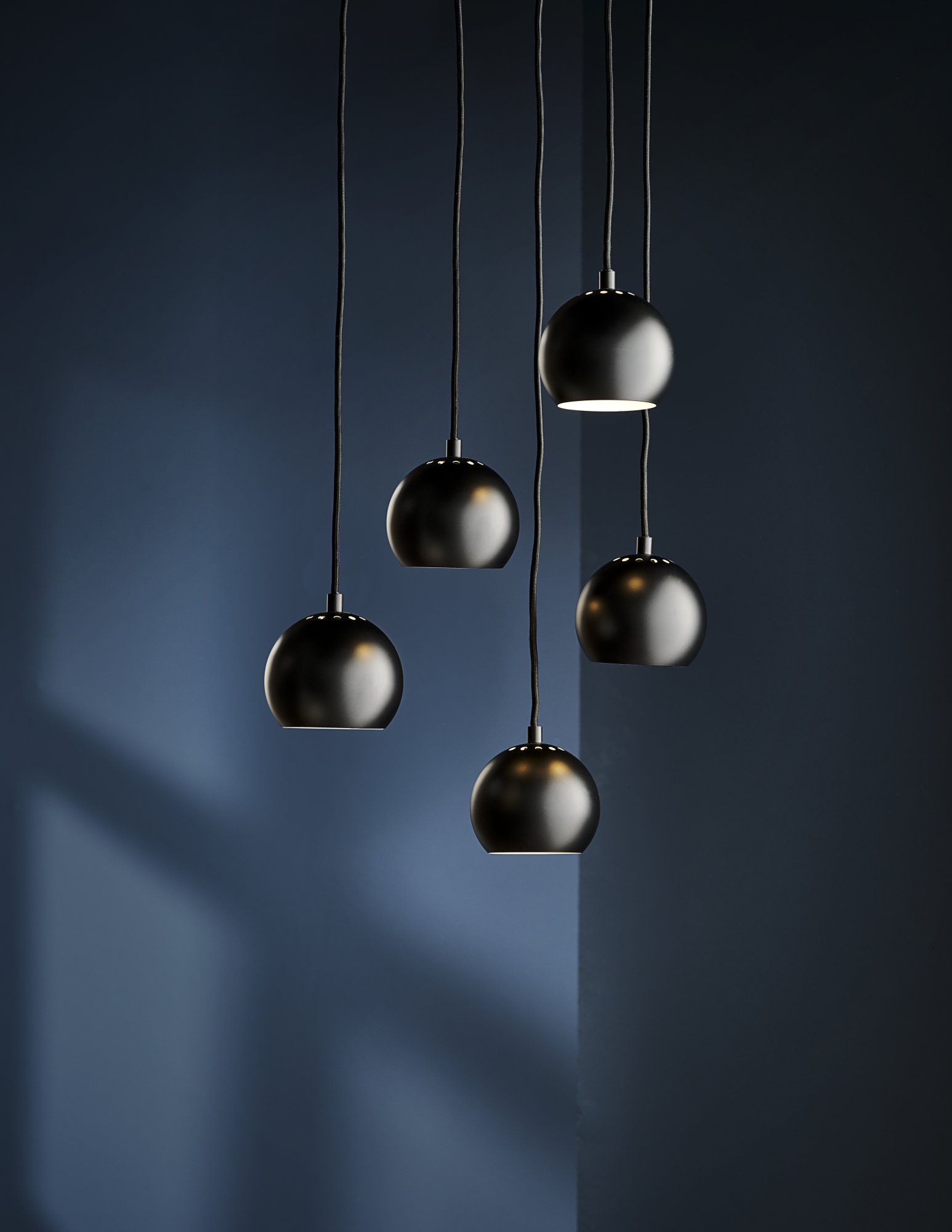 Frandsen Ball pendant, 12 cm, matt black | Finnish Design Shop