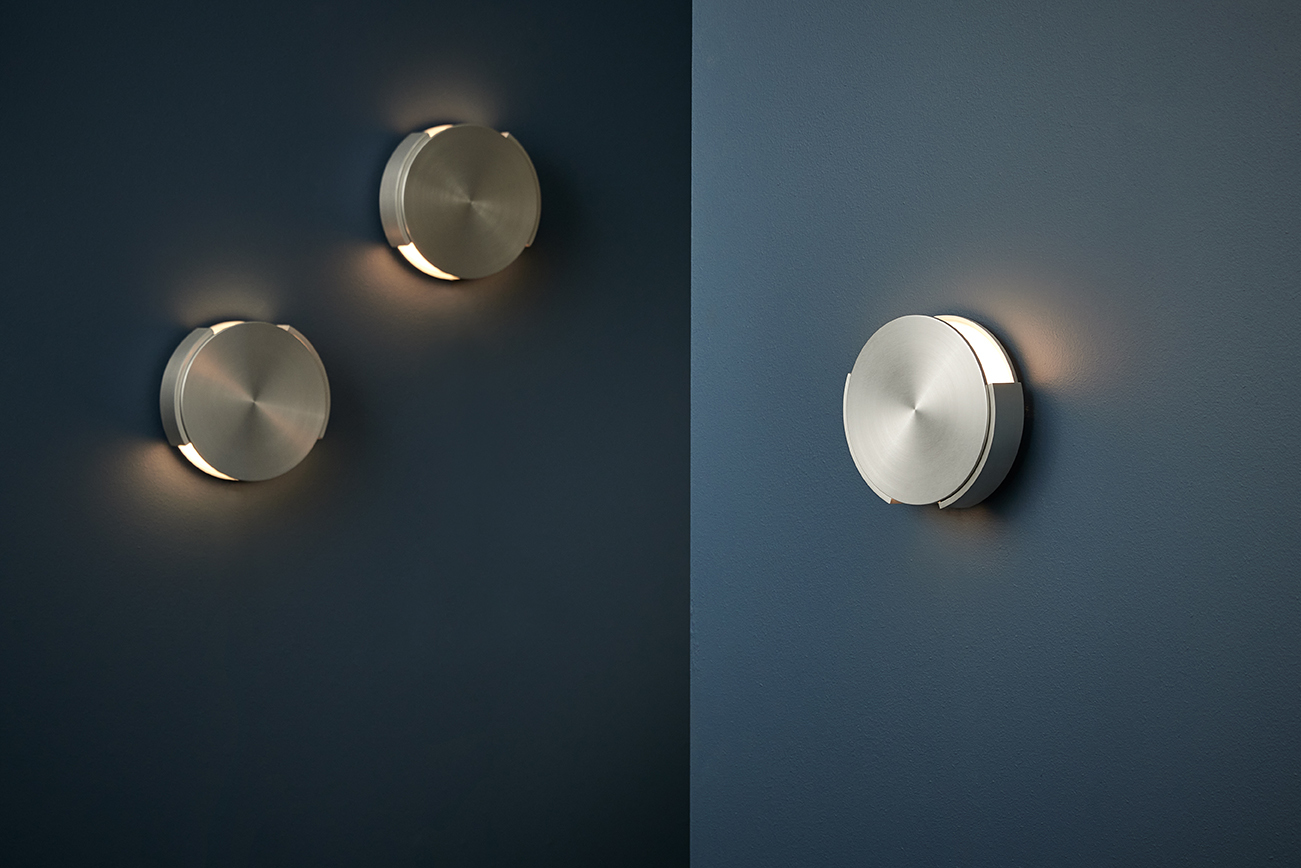 Frandsen Rotate wall lamp, brushed aluminium | Finnish Design Shop