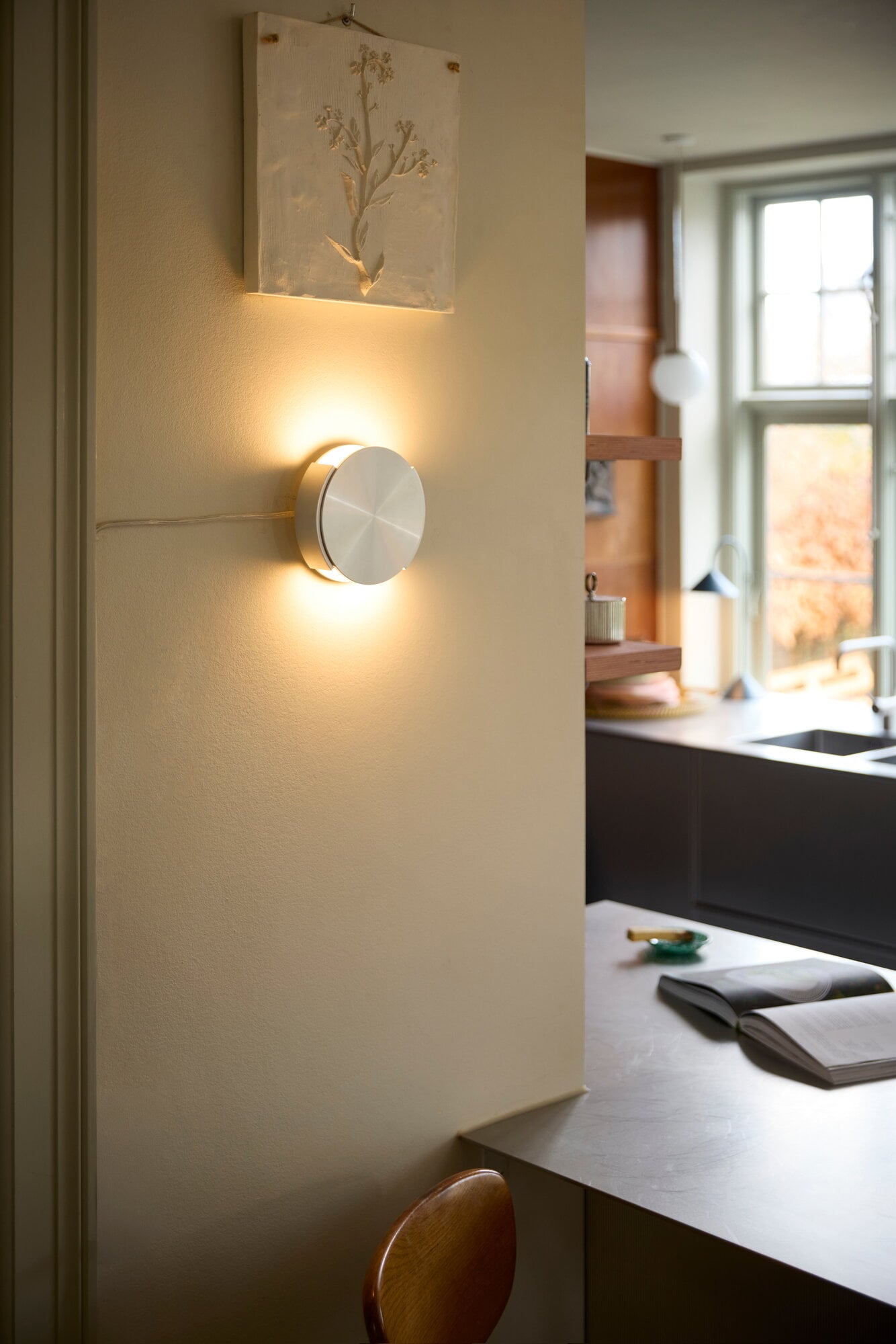 Frandsen Rotate wall lamp, brushed aluminium | Finnish Design Shop