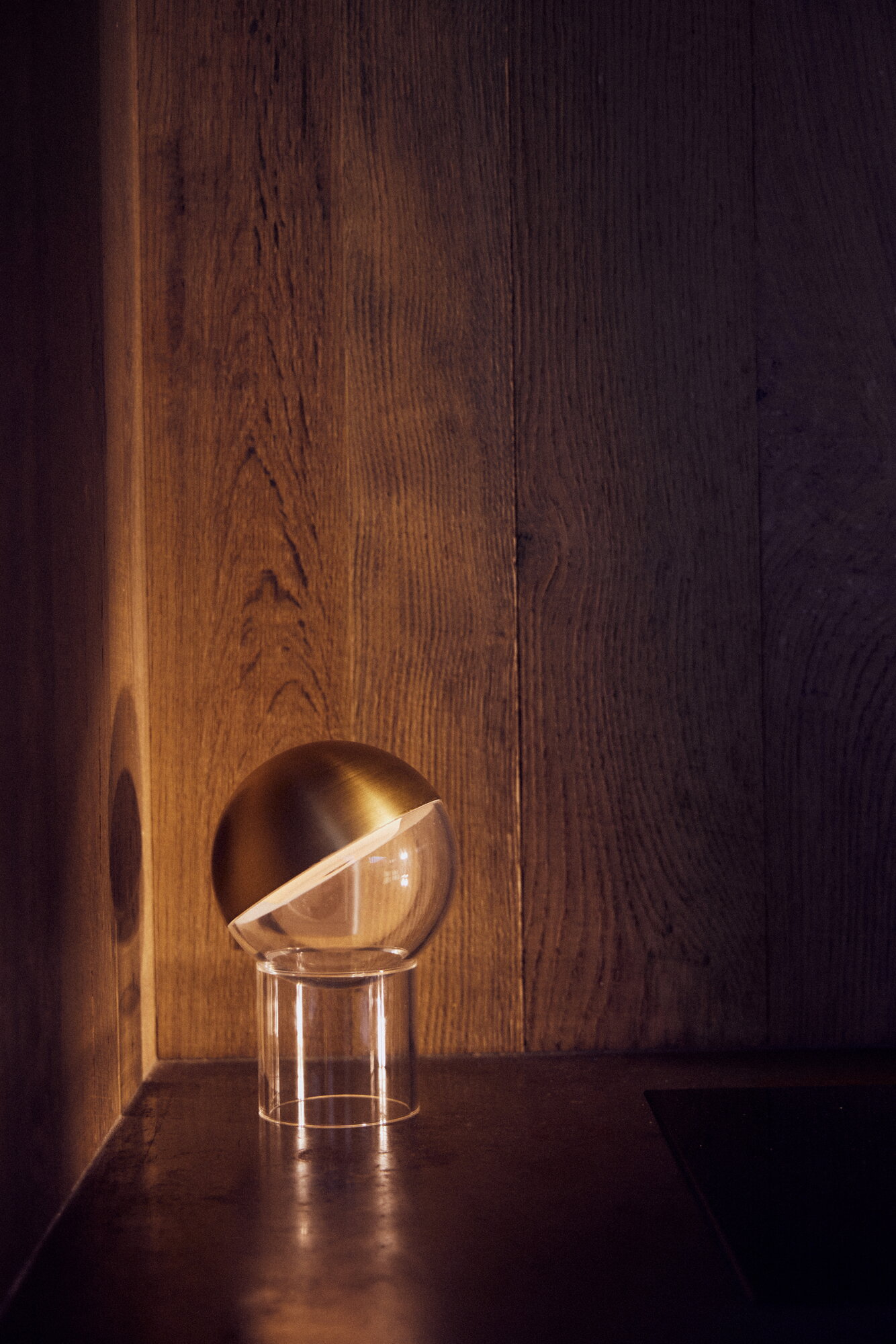Frandsen Pila portable table lamp, solid brass | Finnish Design Shop
