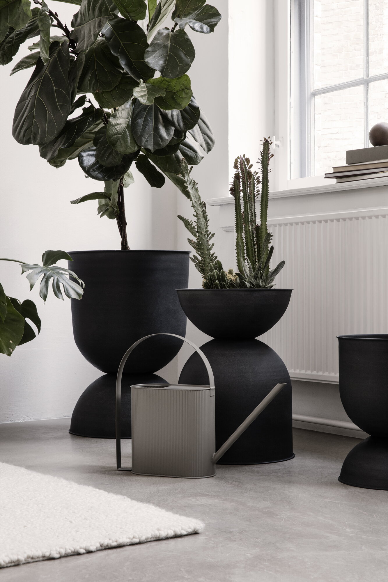Ferm Living Hourglass pot, L, black | Finnish Design Shop UK