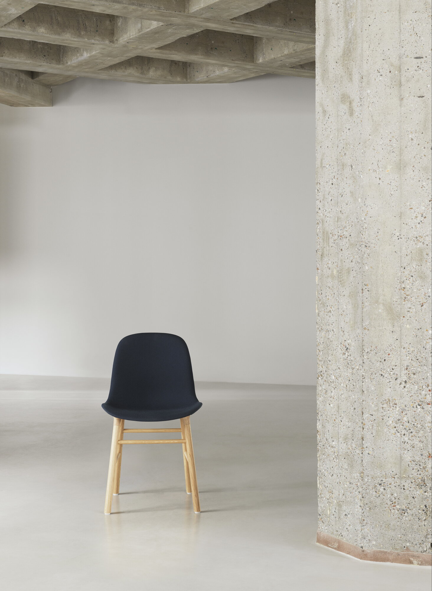 Normann Copenhagen Form tuoli, tammi - Main Line Flax 20 | Finnish ...