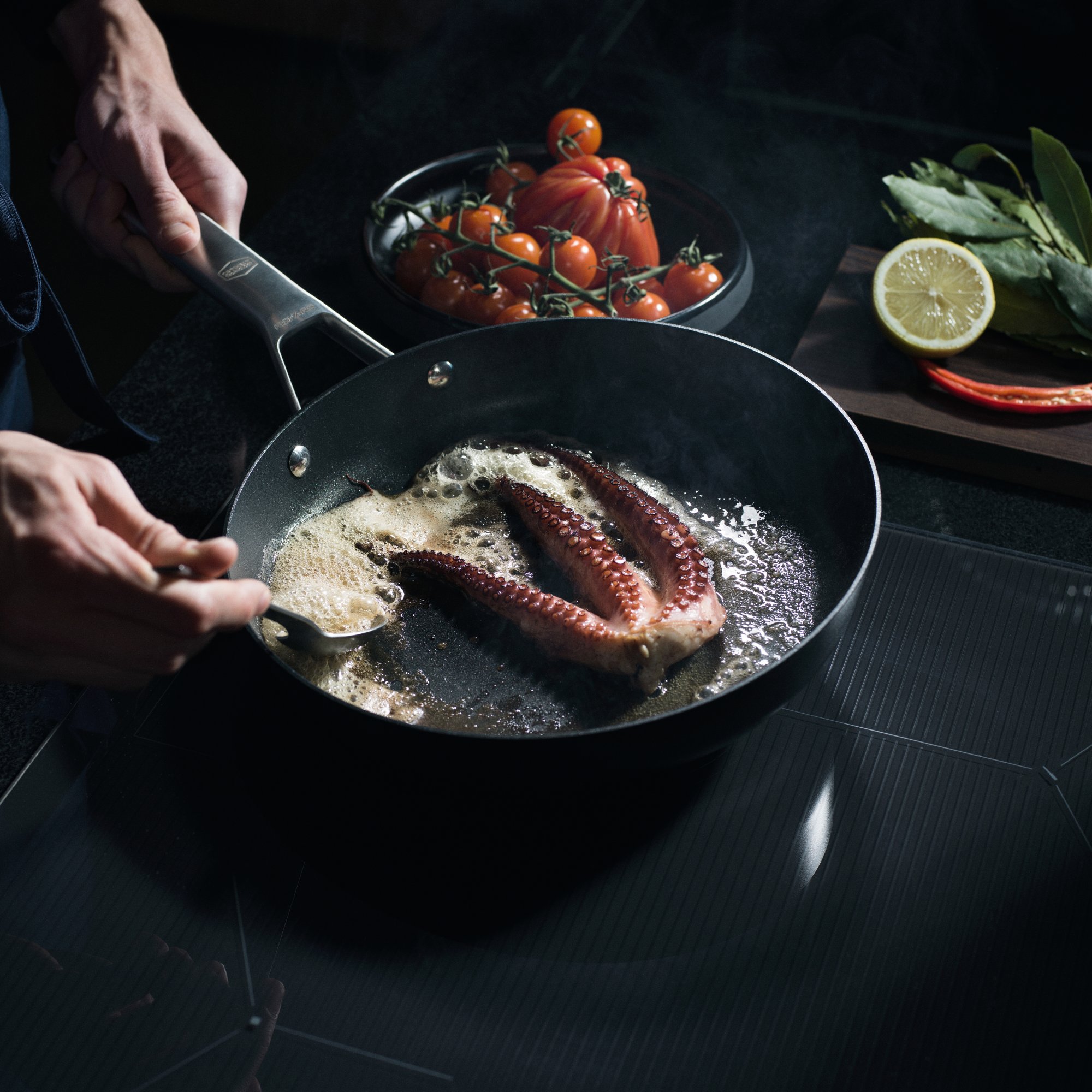 Fiskars Taiten frying pan, 26 cm | Finnish Design Shop