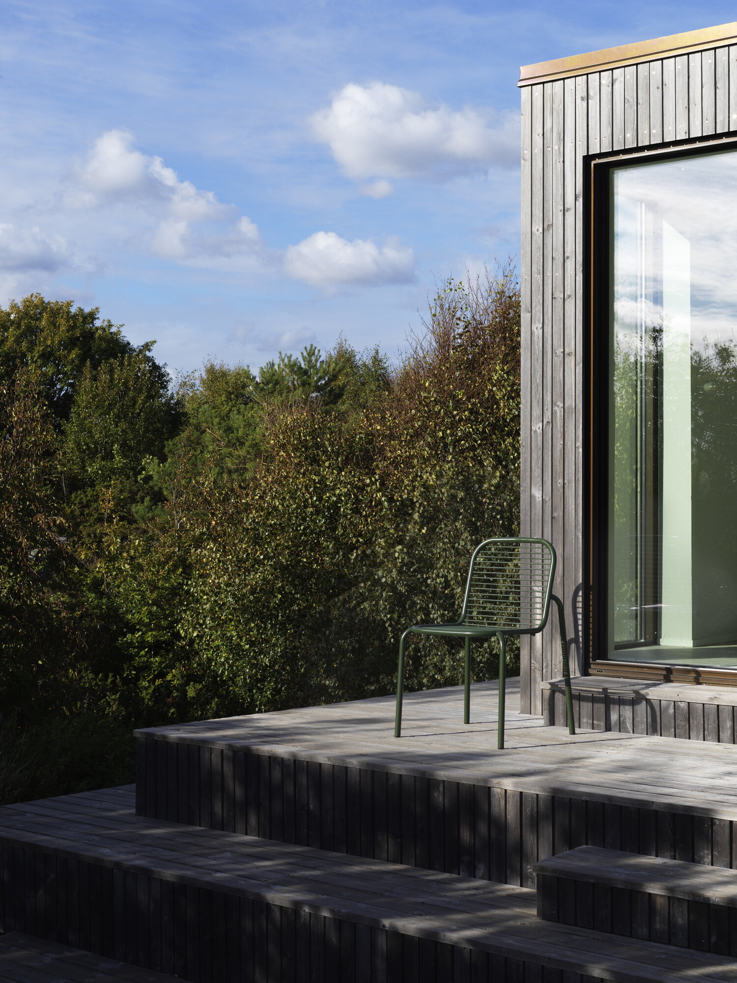 Normann Copenhagen Vig tuoli, tummanvihreä | Finnish Design Shop