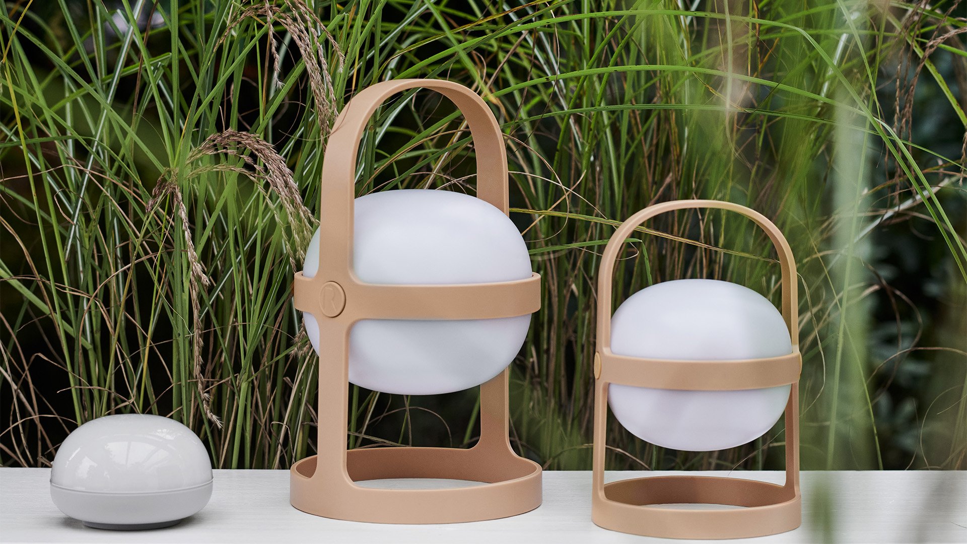 Rosendahl Soft Spot Solar Circular portable table lamp 18,5 cm, wheat ...