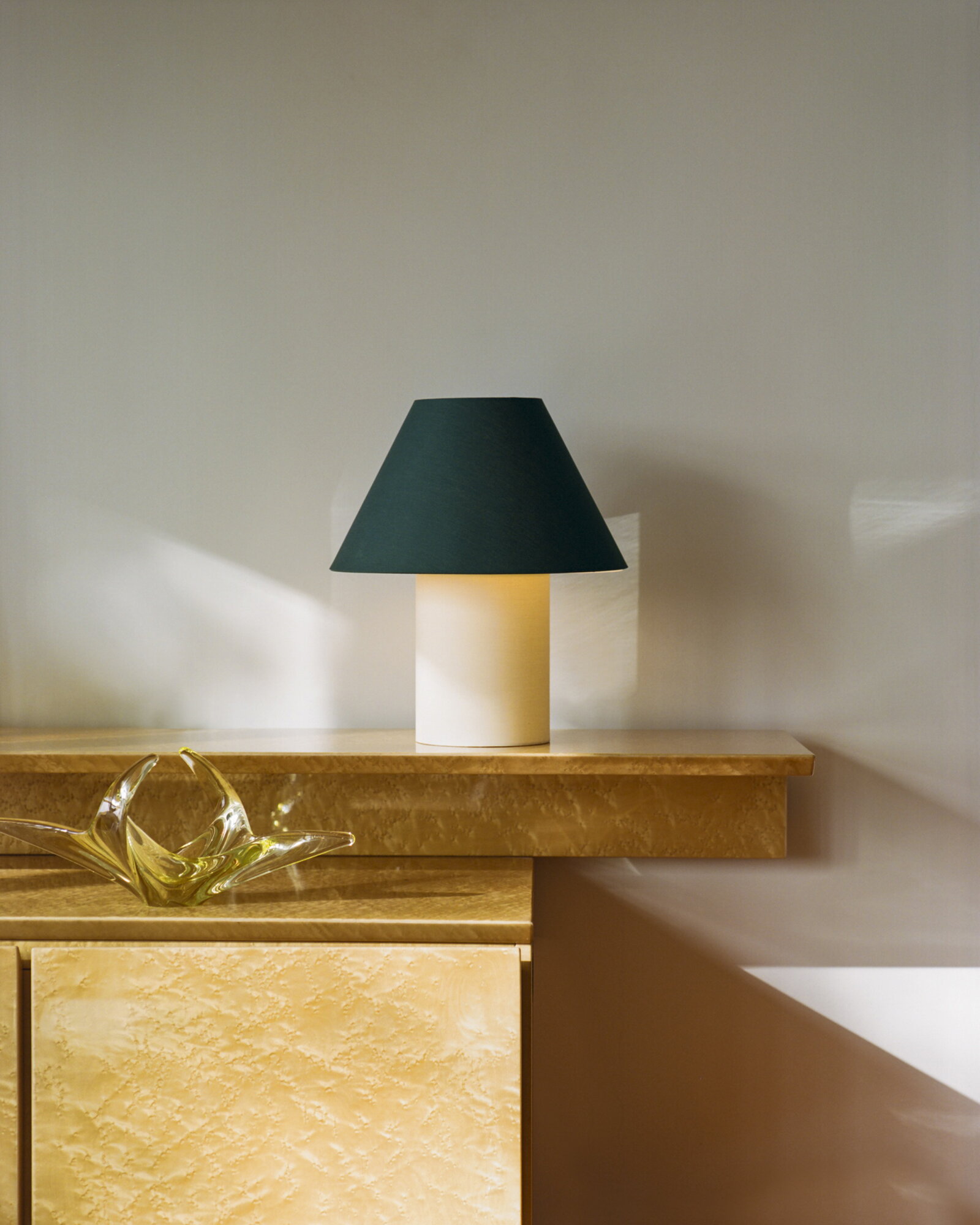 Hem Toto table lamp, medium, pine - beige | Finnish Design Shop