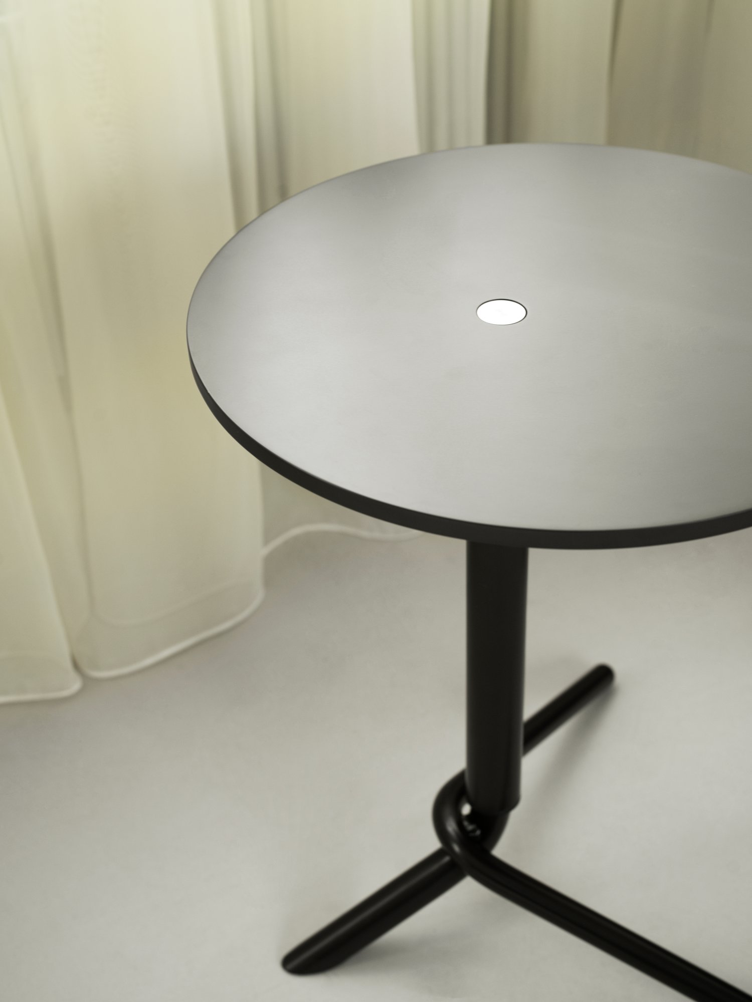 Normann Copenhagen Lift side table, black | Finnish Design Shop IE