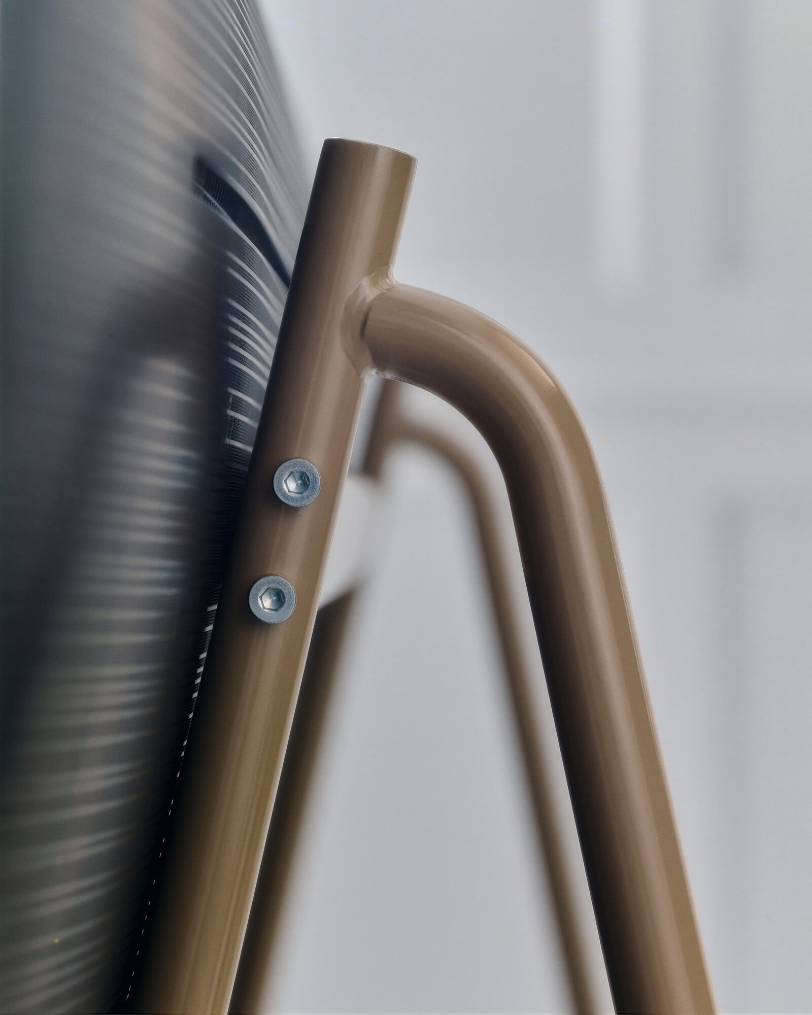 Pedestal Bloom TV stand, sandstorm | Finnish Design Shop