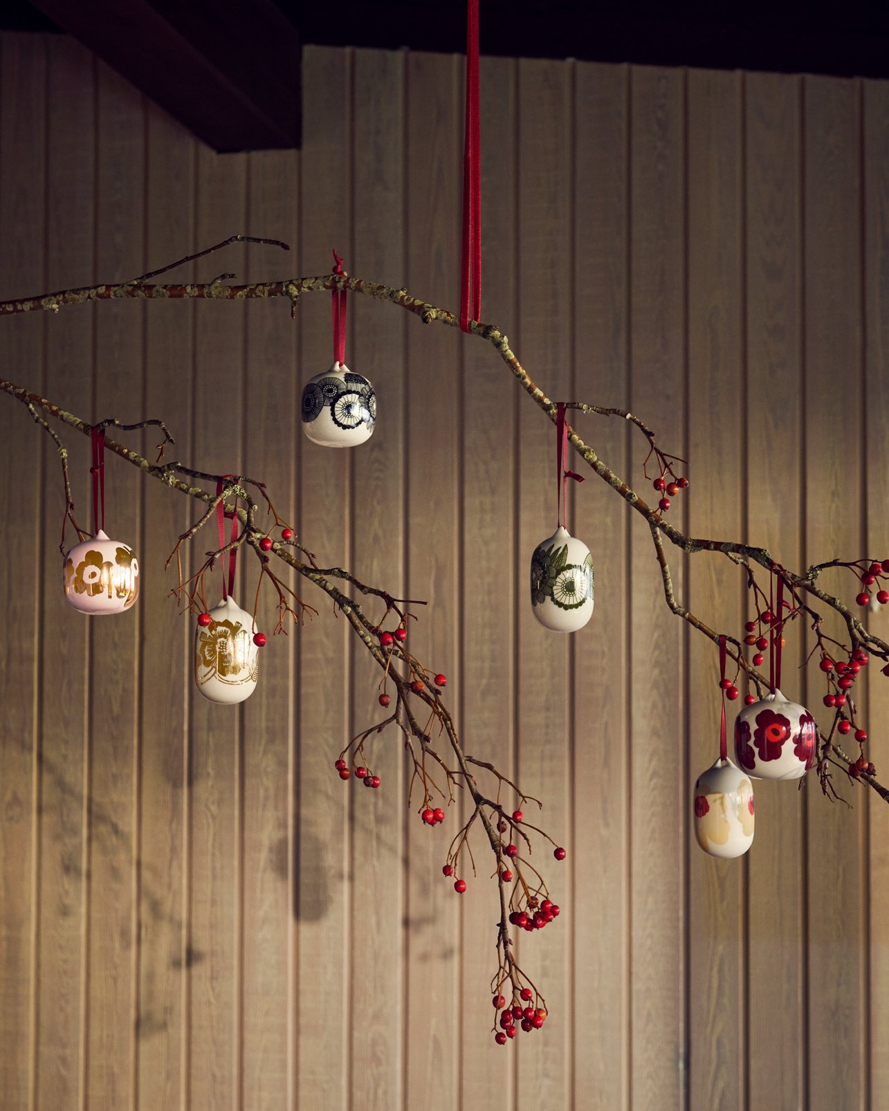 Marimekko Tiara prydnad, vit - guld | Finnish Design Shop