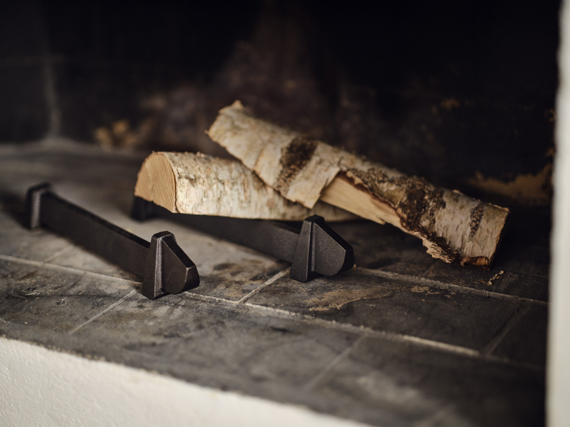 Korbo Fire-works fire dogs, black | Finnish Design Shop