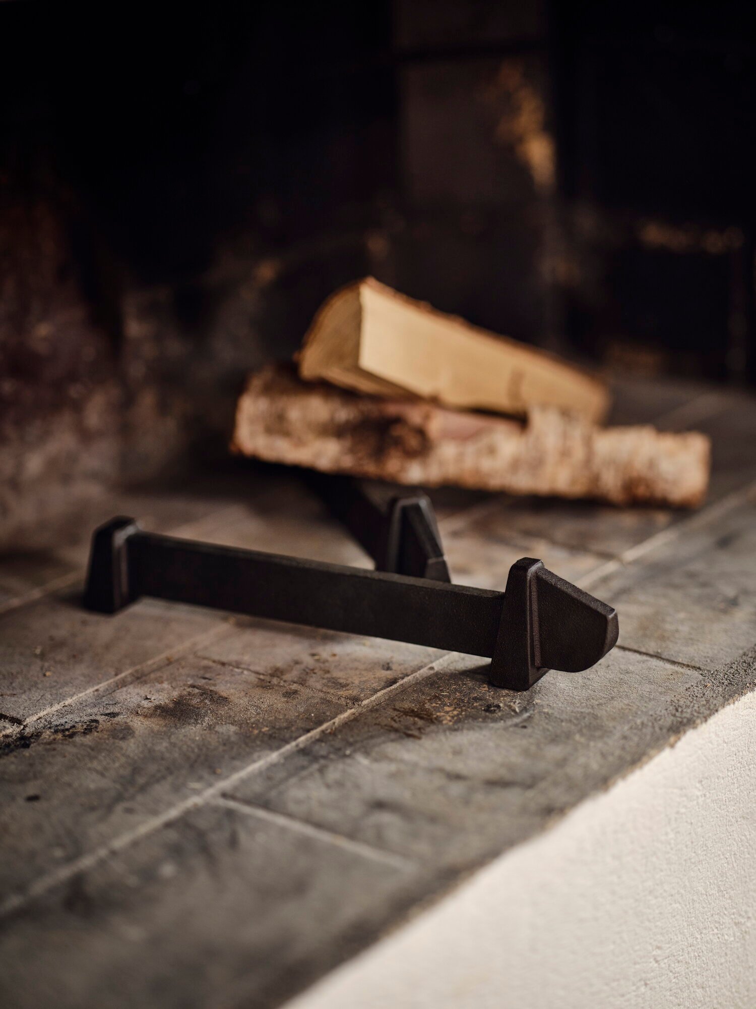 Korbo Fire-works fire dogs, black | Finnish Design Shop