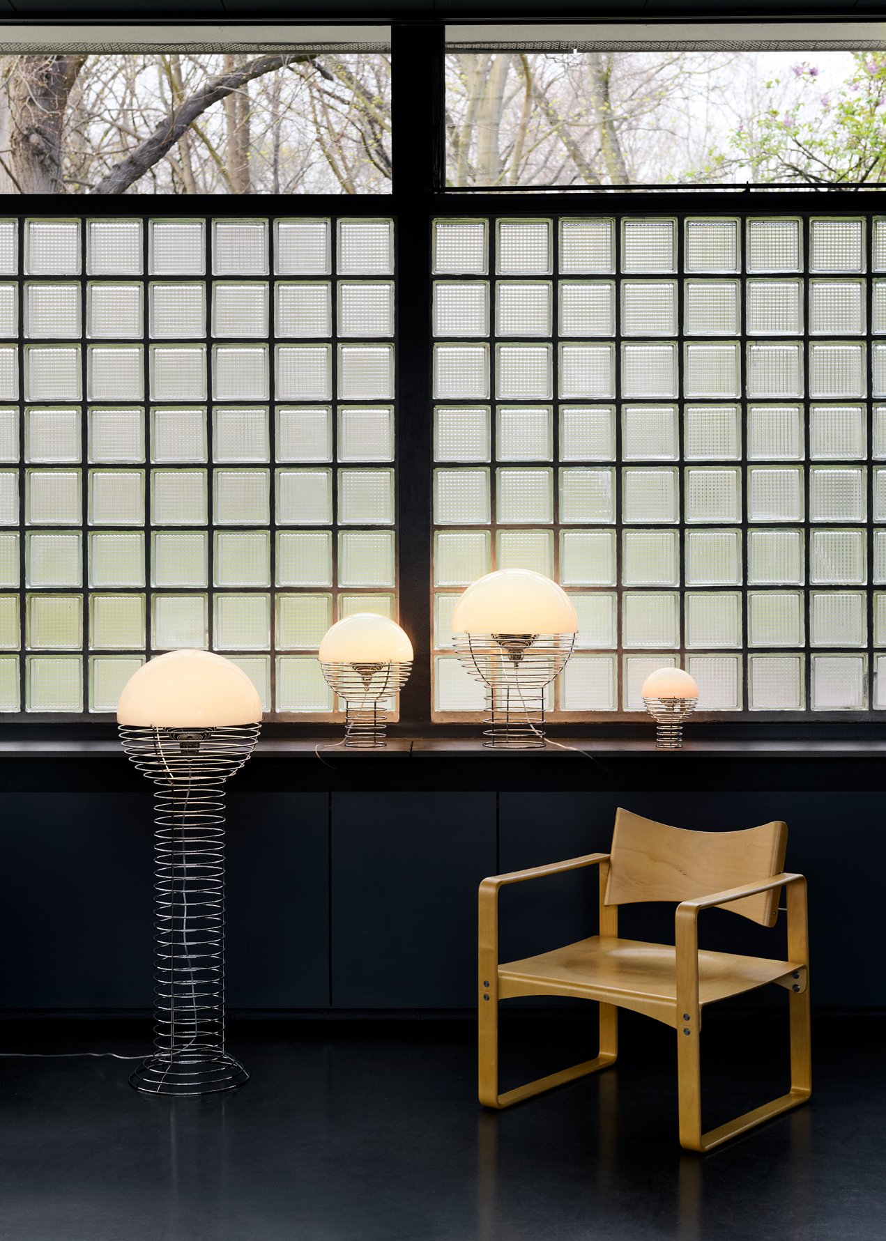 Verpan Wire table lamp, 40 cm, chrome - white | Finnish Design Shop