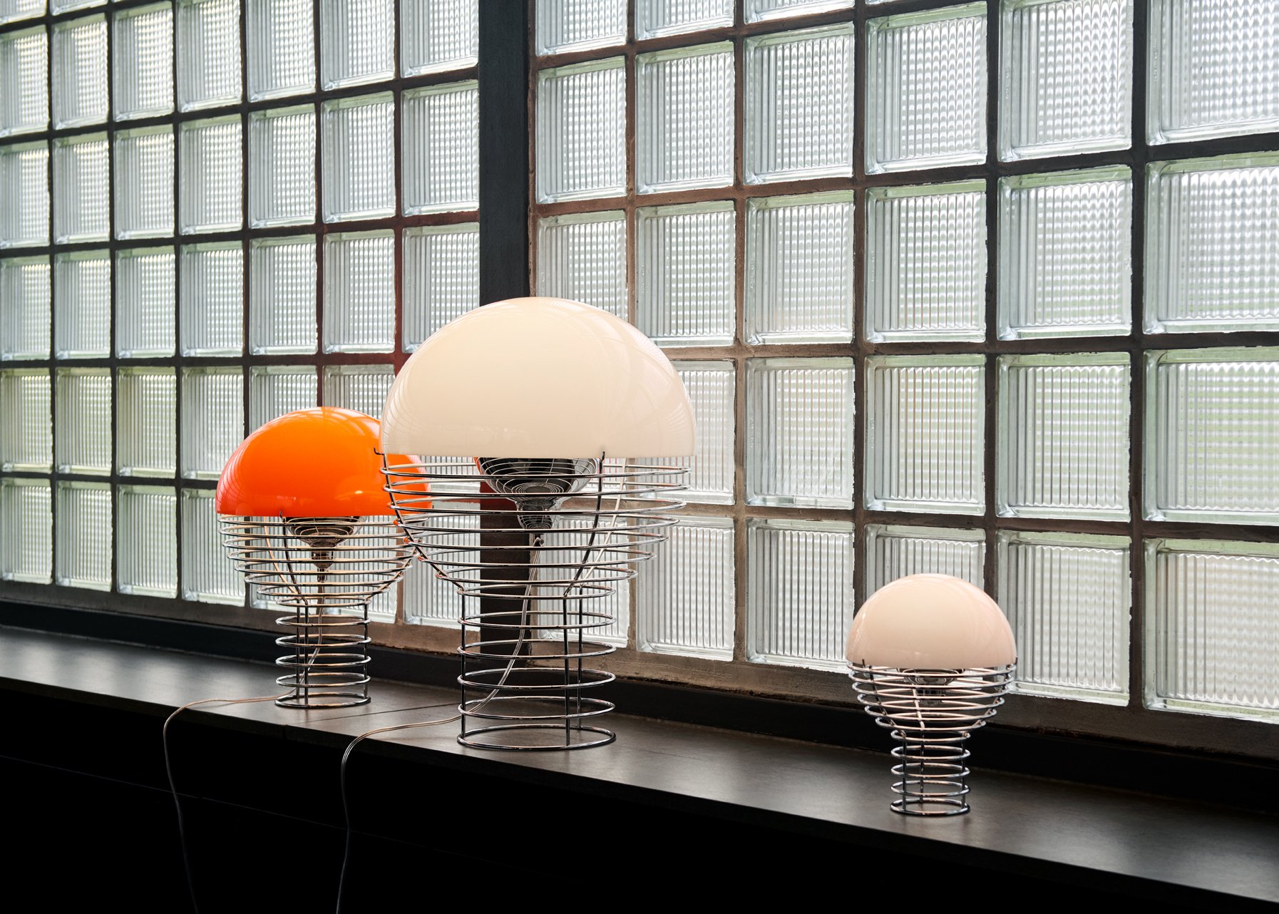 Verpan Wire table lamp, 40 cm, chrome - white | Finnish Design Shop