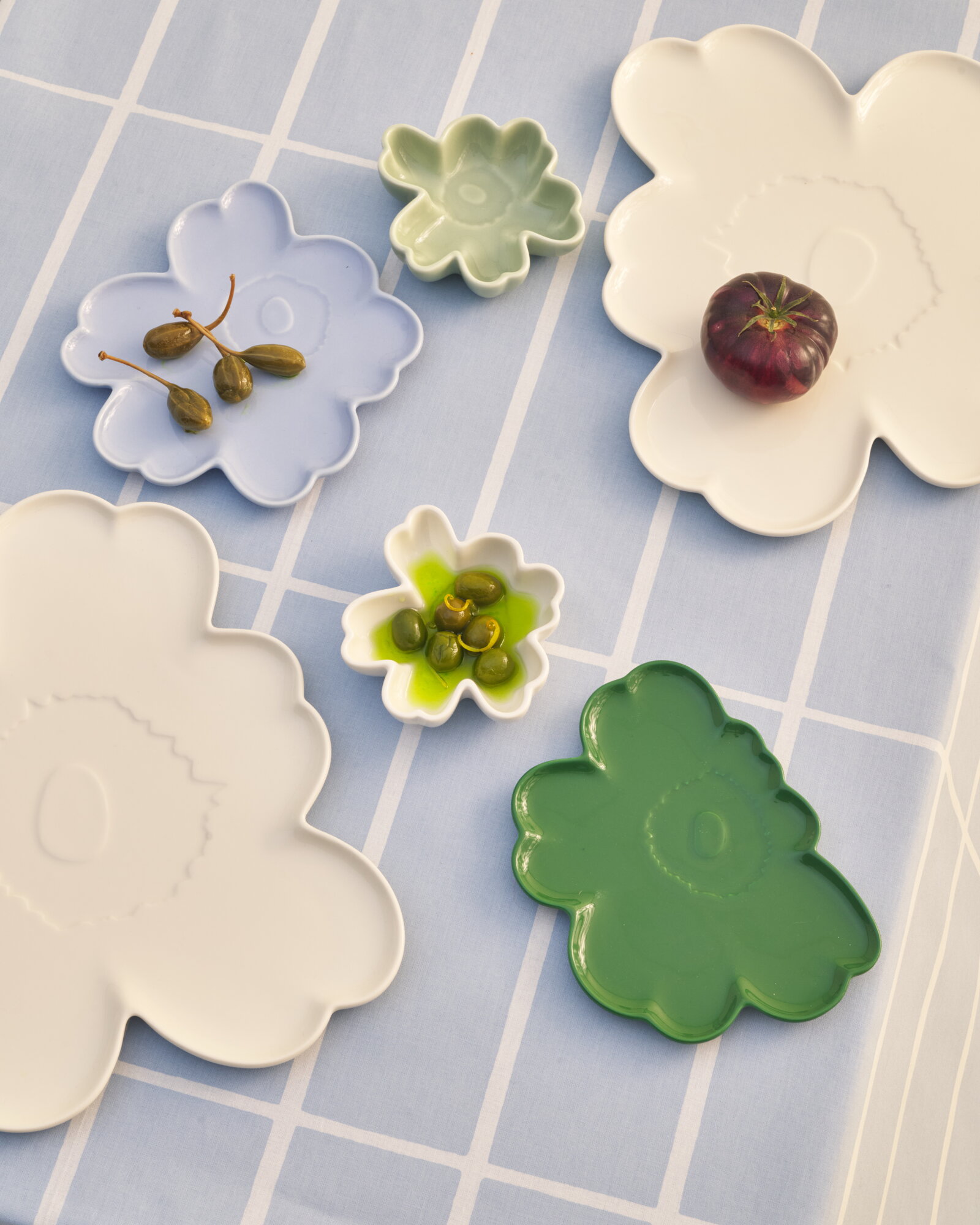 Marimekko Unikko Shape plate, 20 cm, light blue | Finnish Design Shop UK