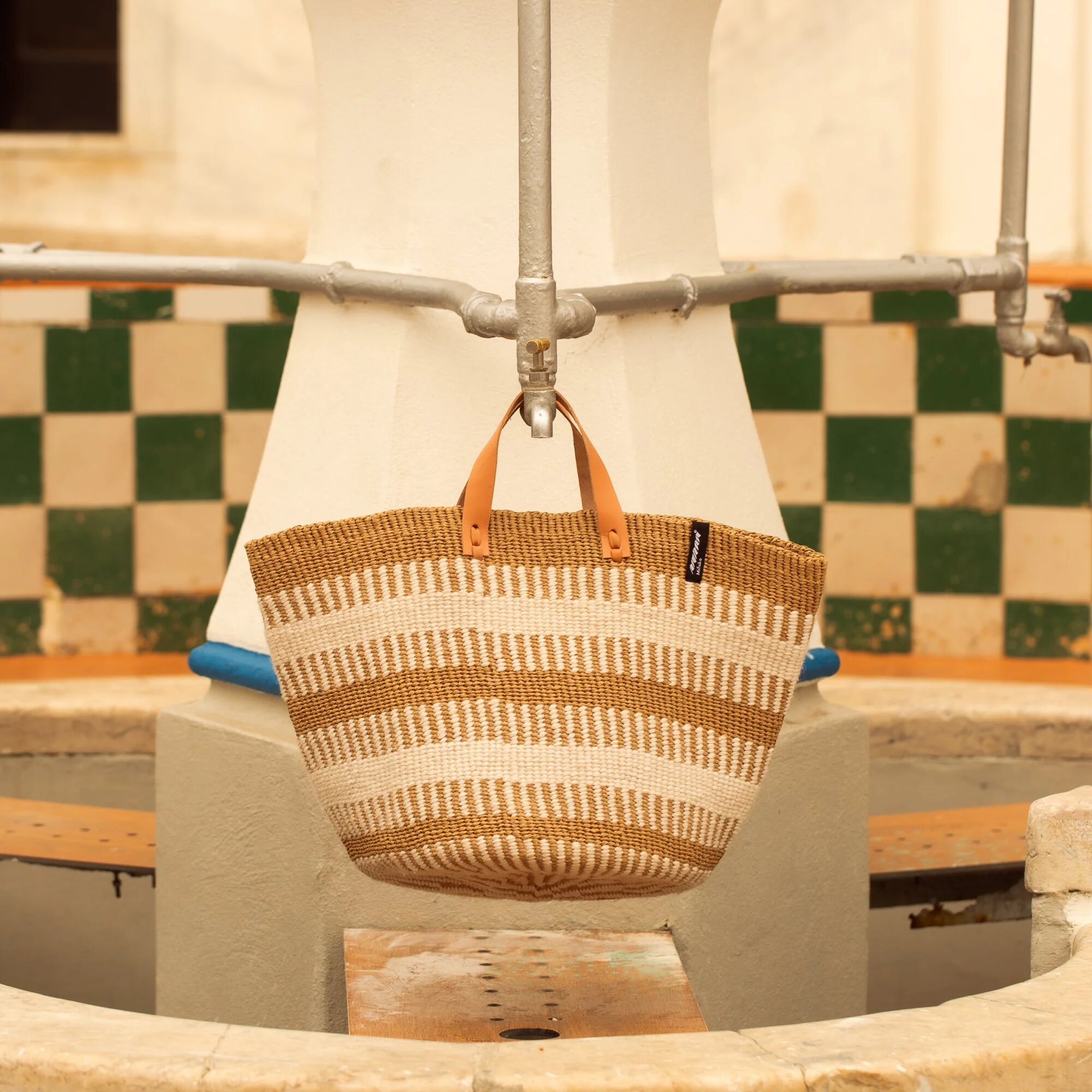 Mifuko Pamba market basket, M, white - brown | Finnish Design Shop