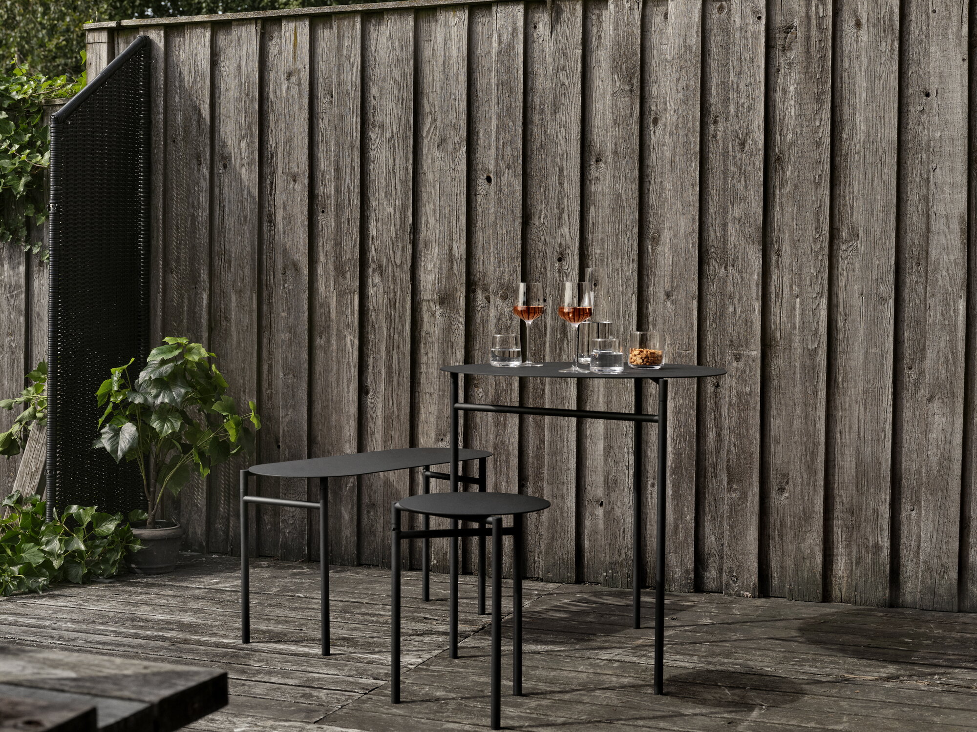 Zone Denmark Disc table, black | Finnish Design Shop