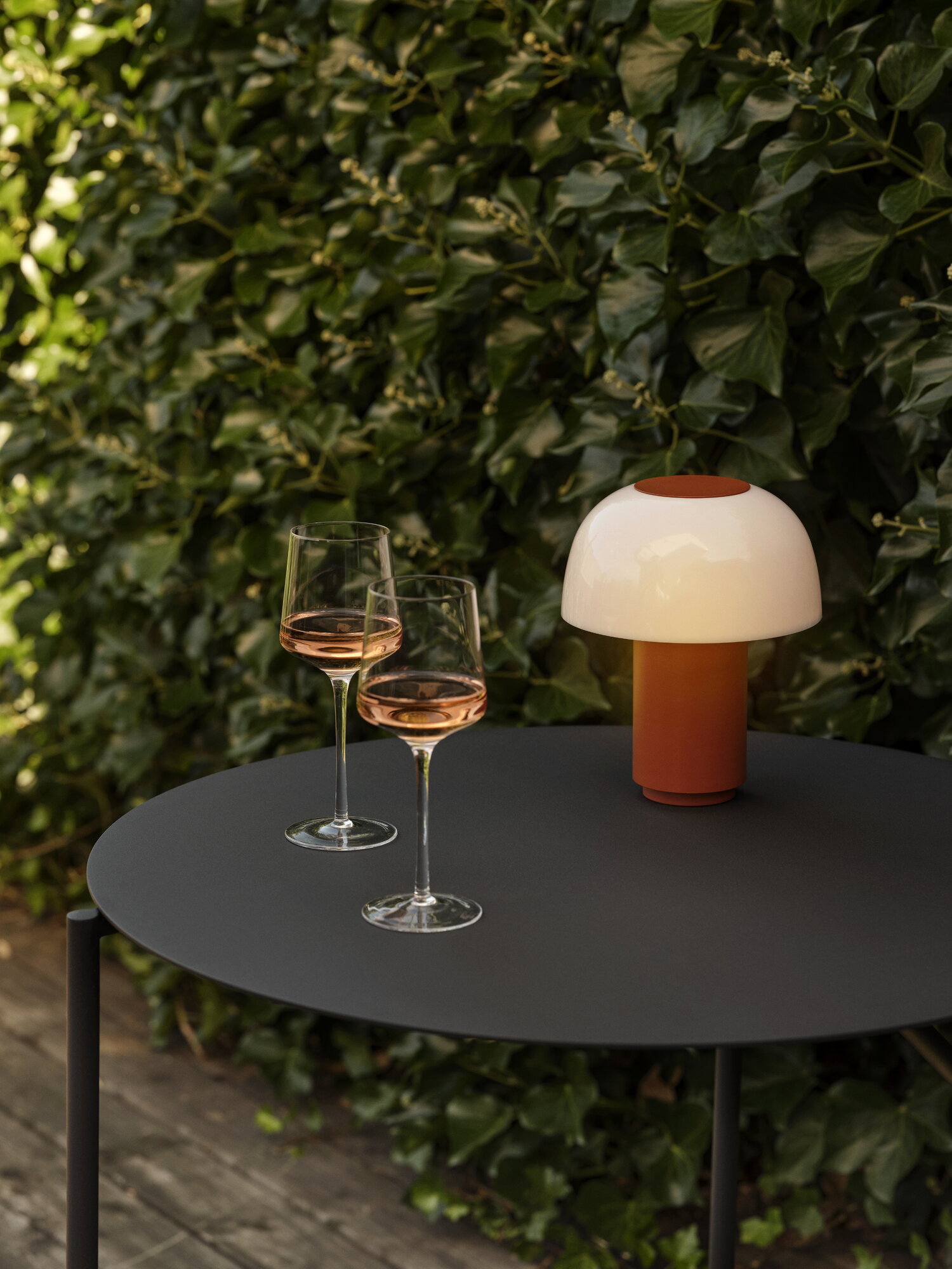 Zone Denmark Disc table, black | Finnish Design Shop