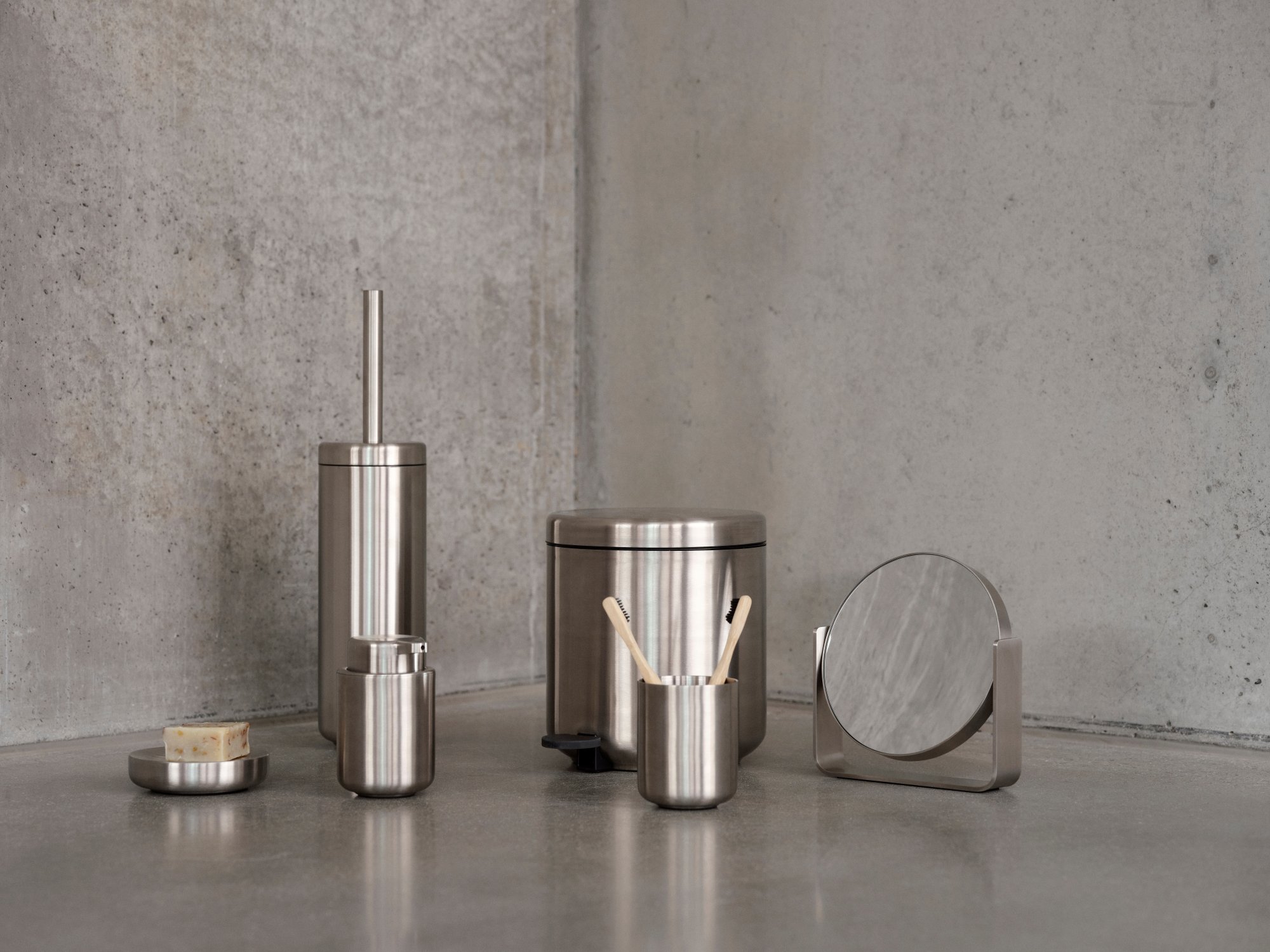 Zone Denmark Ume toilet brush, steel | Finnish Design Shop