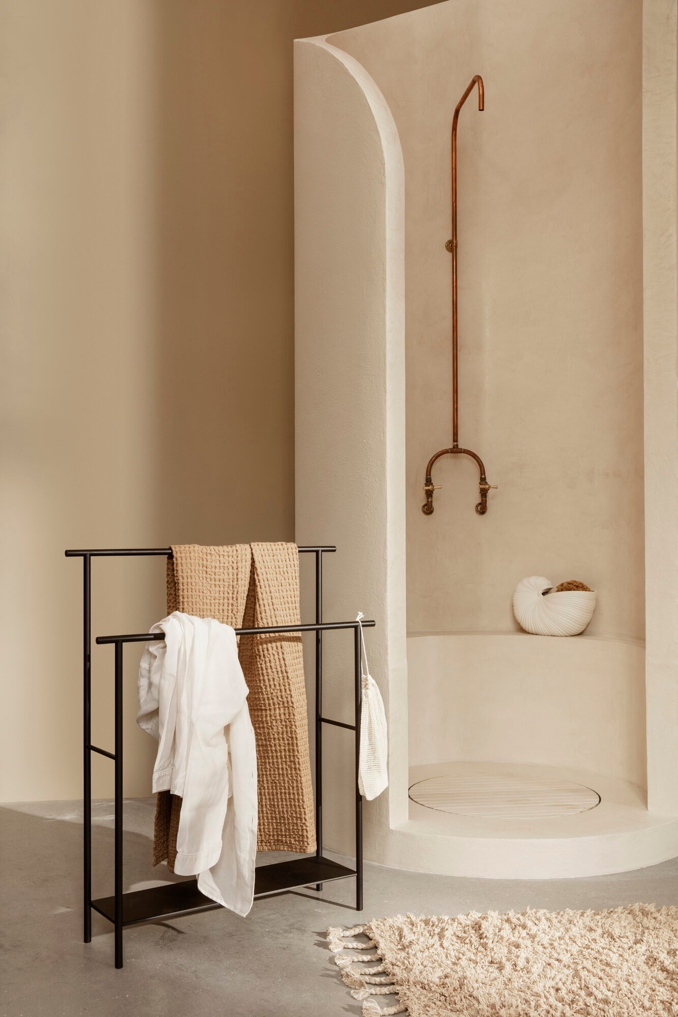 Ferm Living Dora pyyheteline, musta | Finnish Design Shop