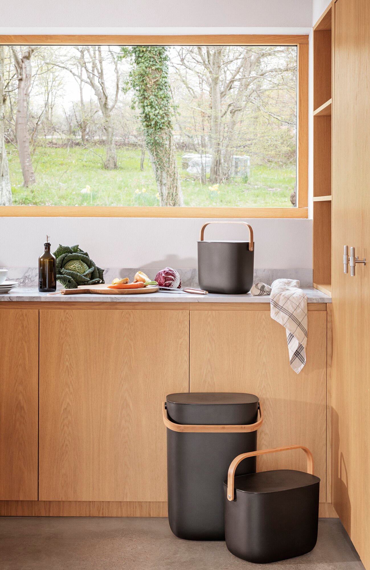 Eva Solo Reflect recycling waste bin, 16 L, black | Finnish Design Shop