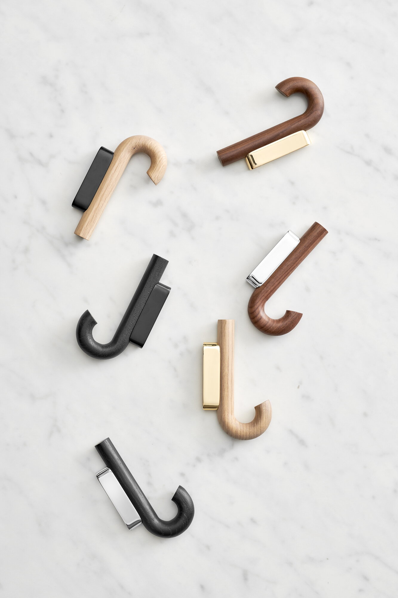 Gejst Hook koukku, mini, tammi - messinki | Finnish Design Shop