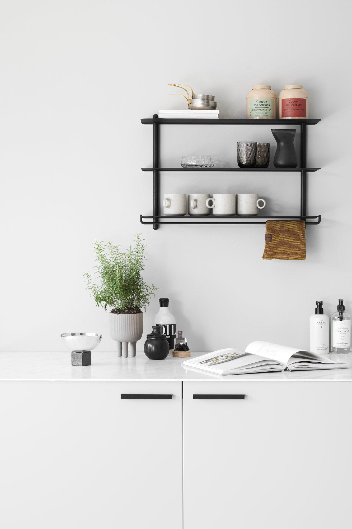 Gejst Nivo shelf rail, black | Finnish Design Shop