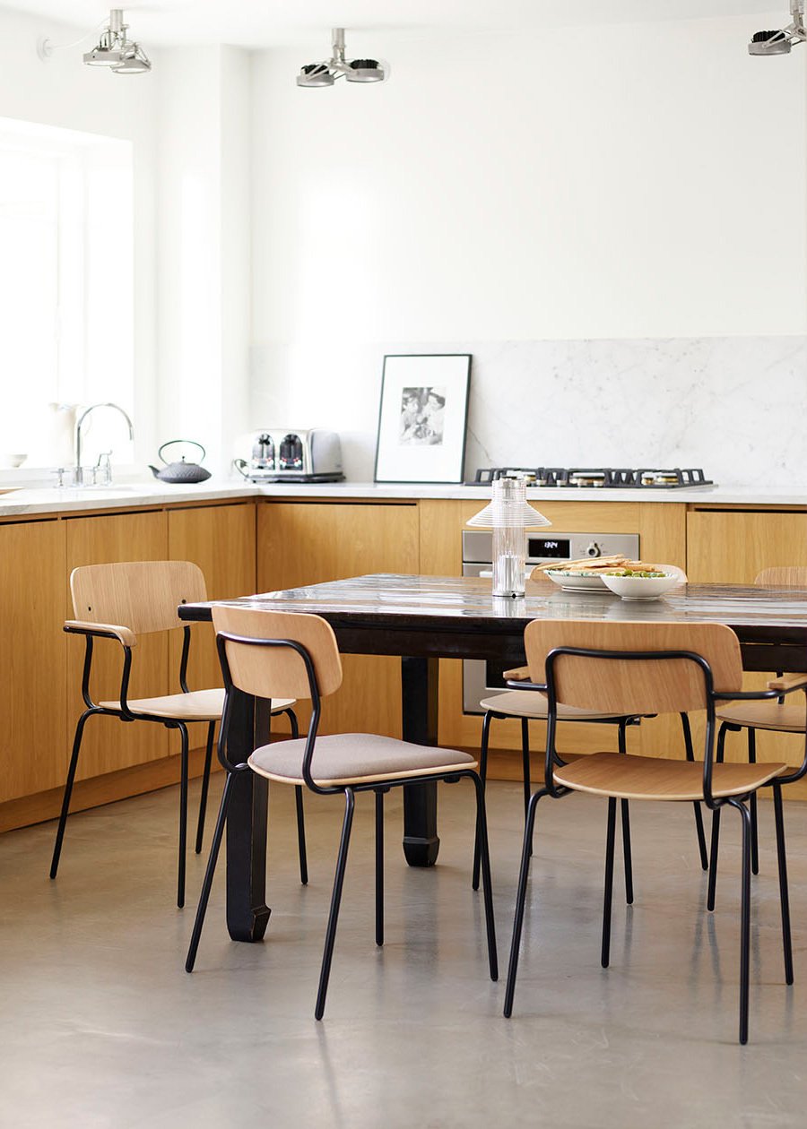 FDB Møbler J183 Holmen chair with armrests, oak veneer | Finnish Design ...