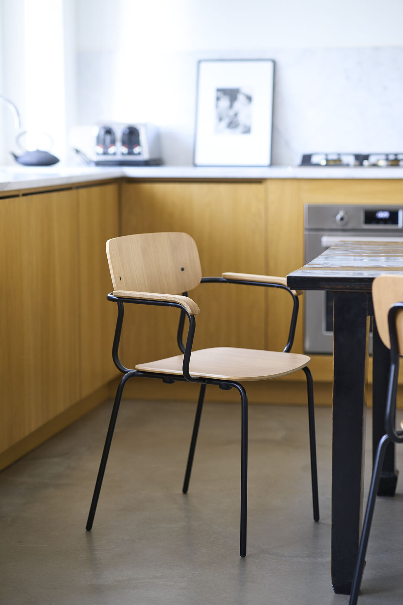 FDB Møbler J183 Holmen chair with armrests, oak veneer | Finnish Design ...