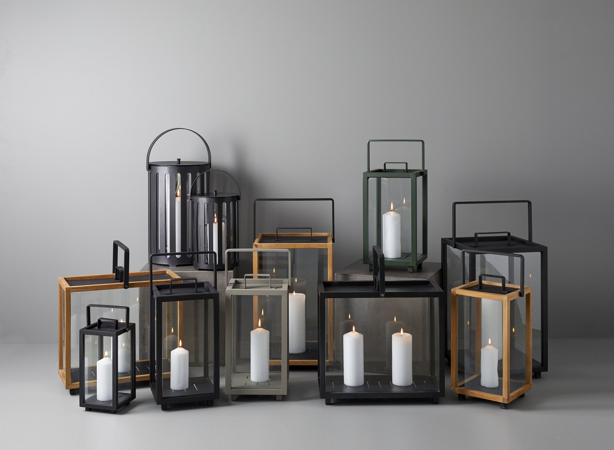 Cane-line Lighthouse lyhty, pieni, tummanharmaa | Finnish Design Shop