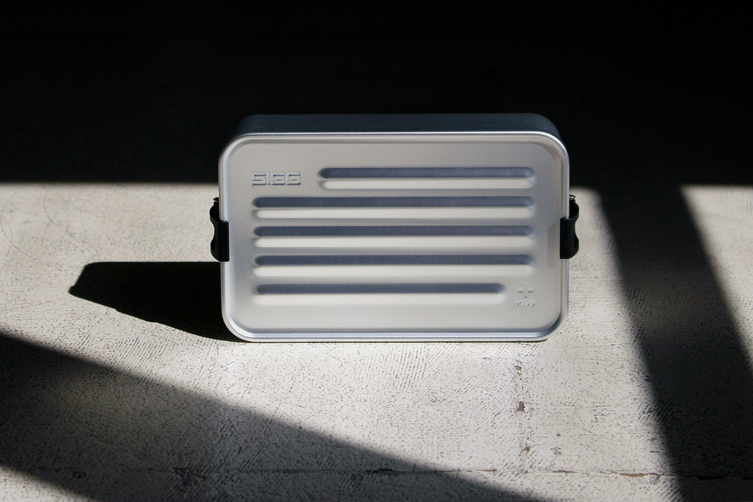 SIGG Metal Box Plus, L, aluminum | Finnish Design Shop
