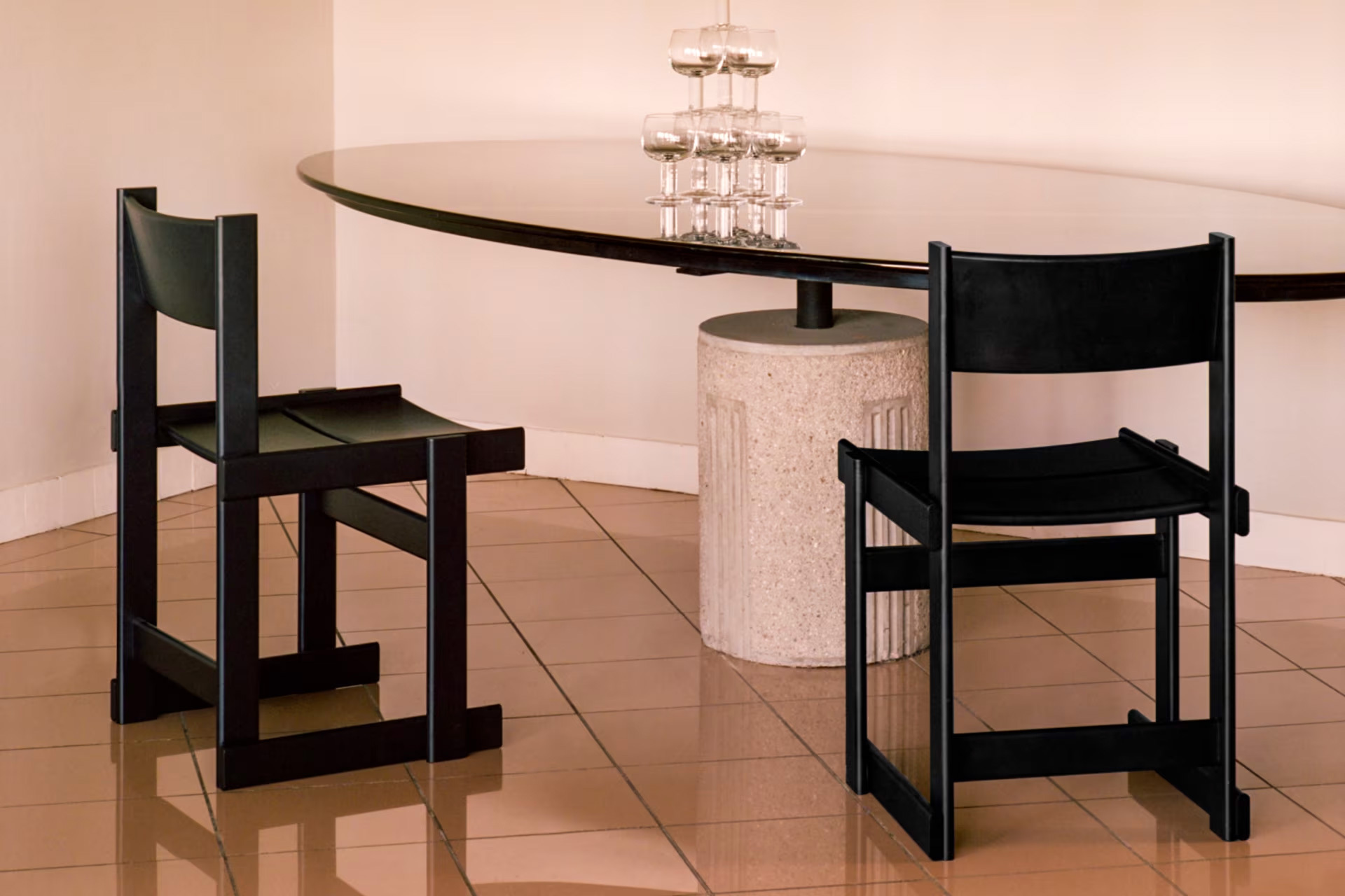 Hem Bullnose chair, black | Finnish Design Shop