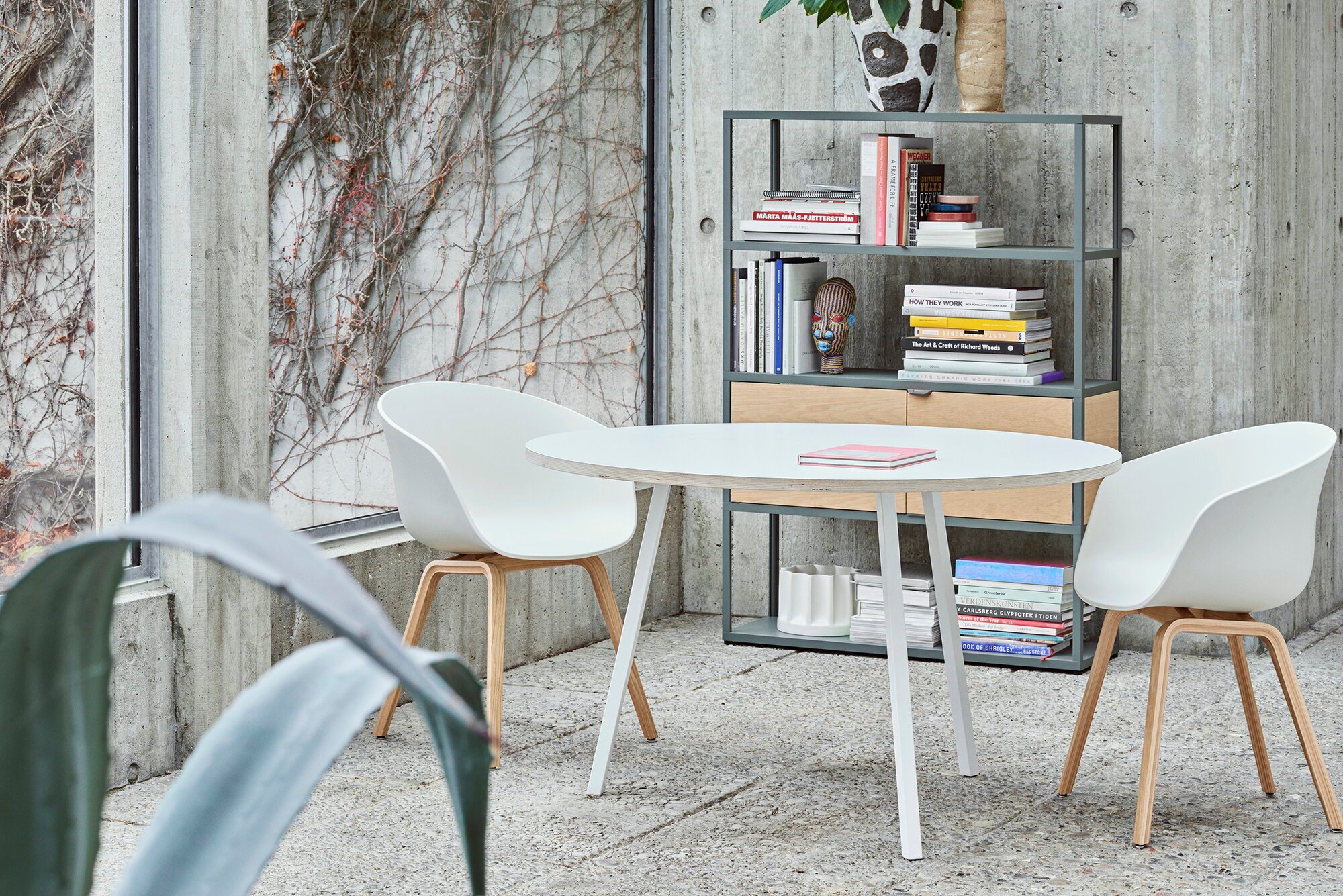 HAY Loop Stand round table 120 cm, white | Finnish Design Shop