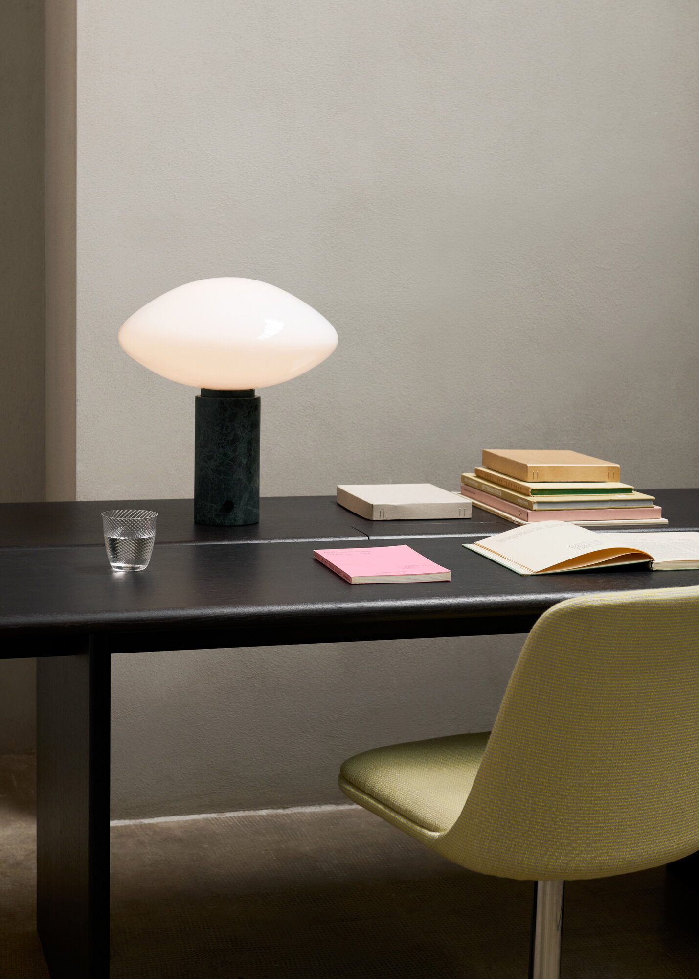 &Tradition Mist table lamp AP17, Guatemala Verde marble - opal glass ...