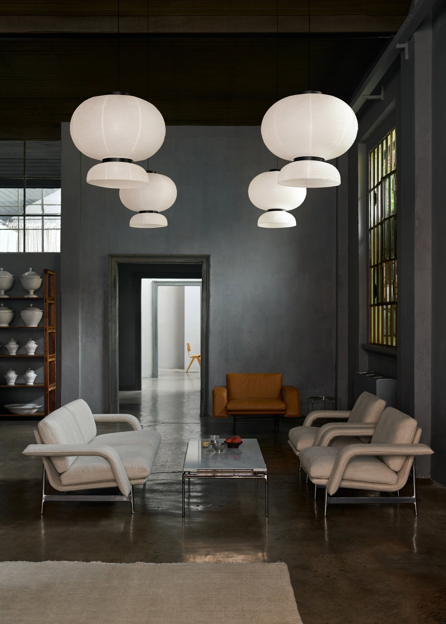 &Tradition Meantime AV30 2-seater sofa, polished aluminium - beige ...