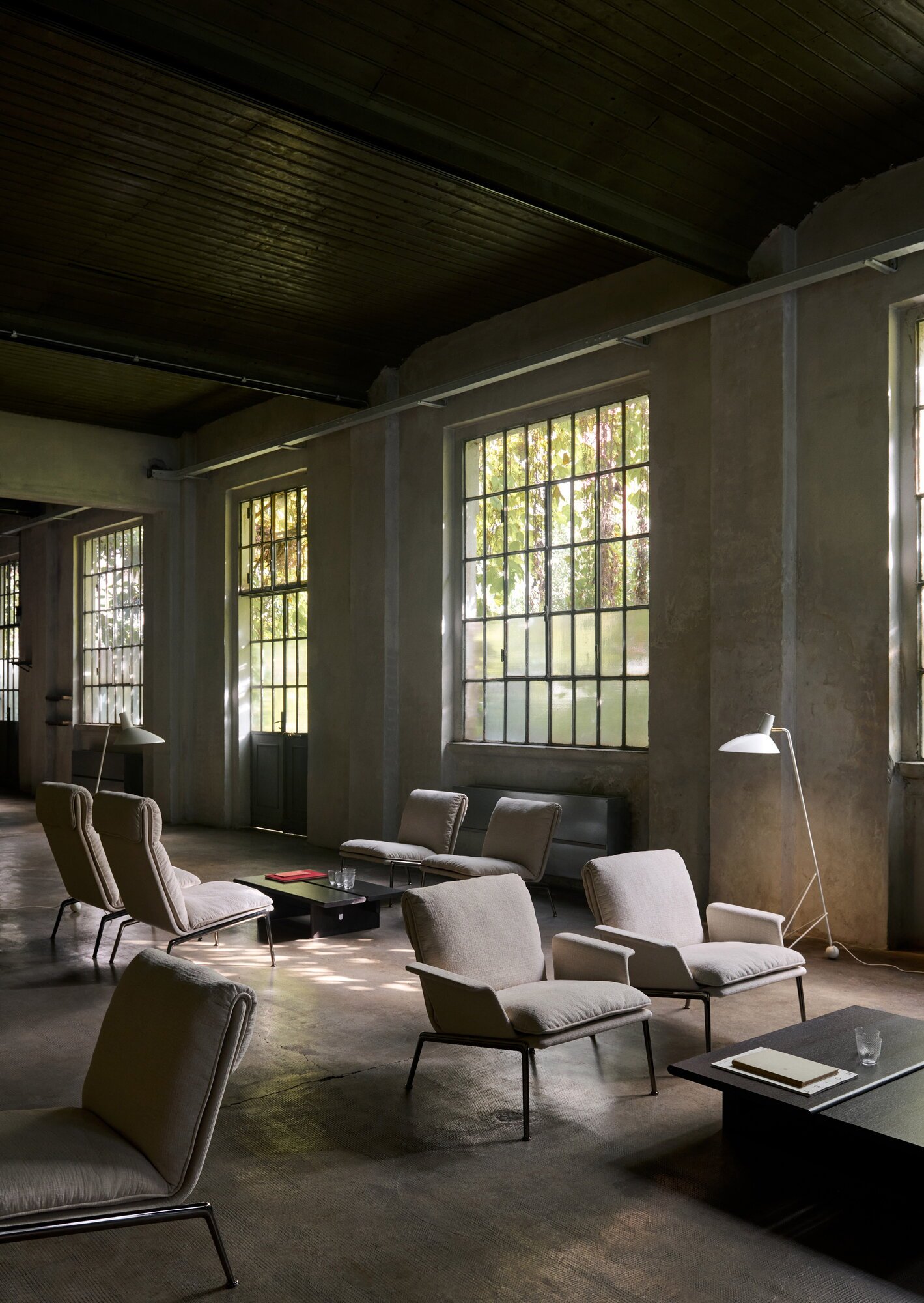 &Tradition Ita OS4 coffee table, 110 x 110 cm, dark stained oak | Finnish Design Shop