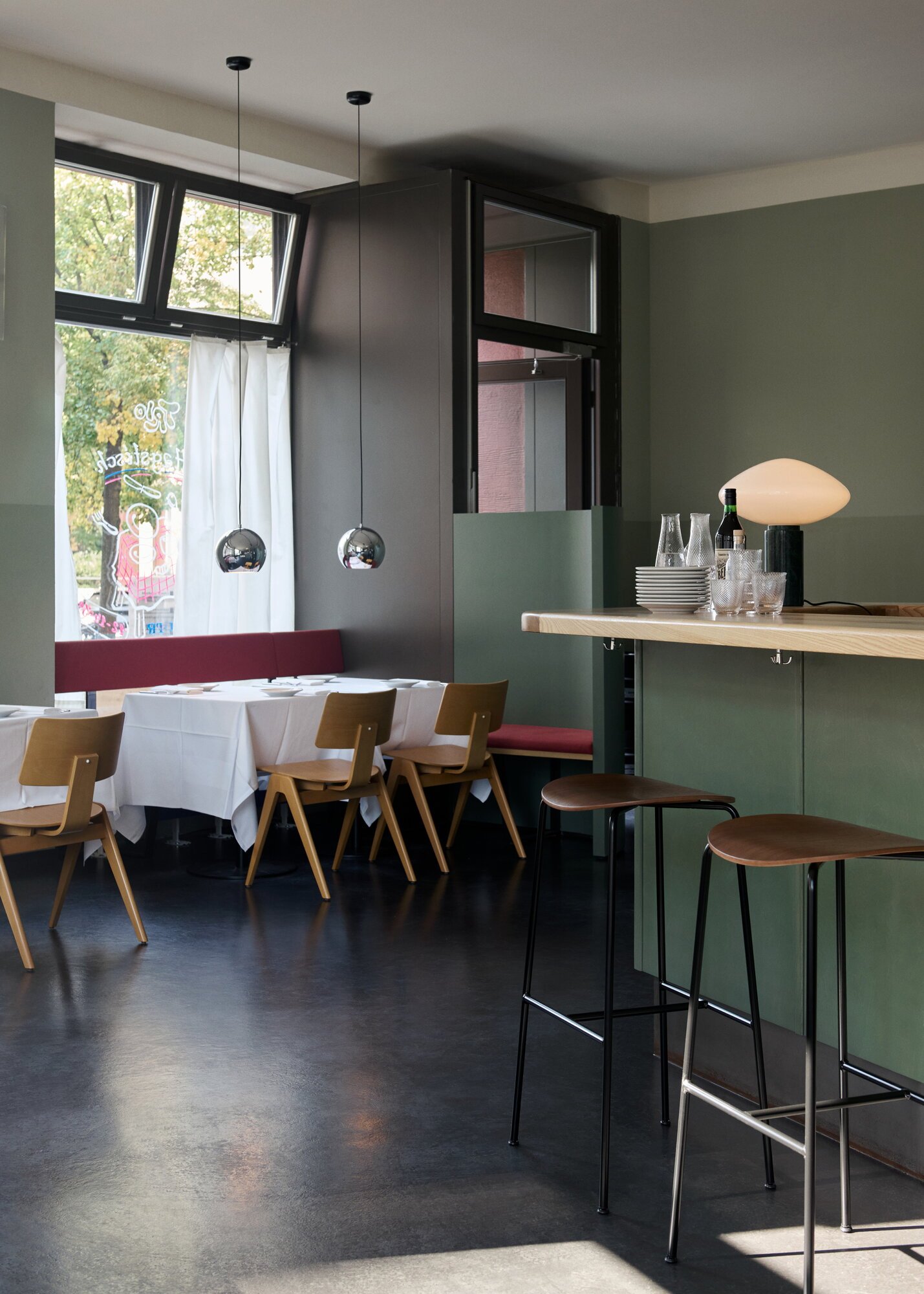 &Tradition Pavilion AV38 bar stool, 79 cm, lacquered walnut | Finnish ...