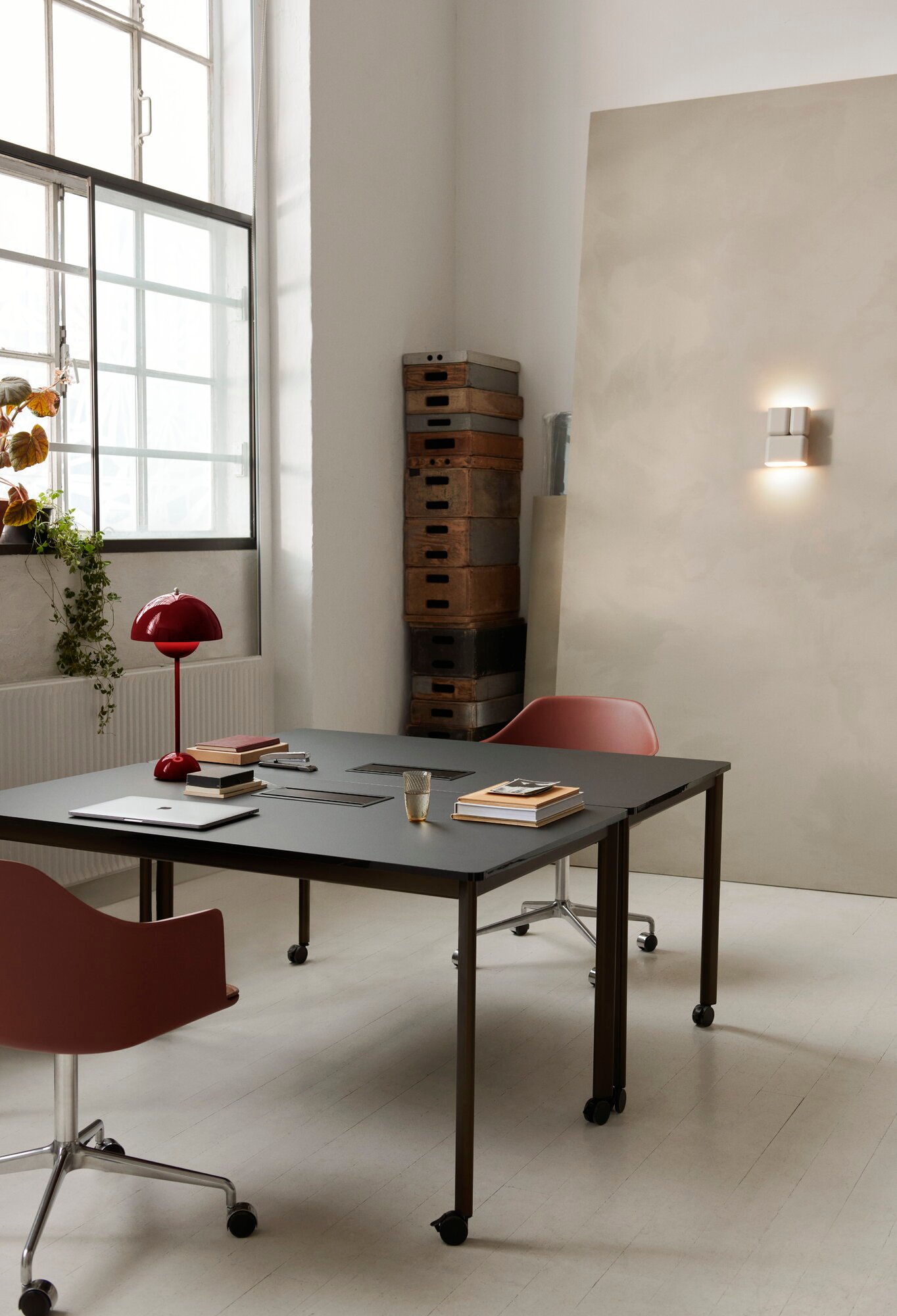 &Tradition Flowerpot VP3 table lamp, vermilion red | Finnish Design Shop